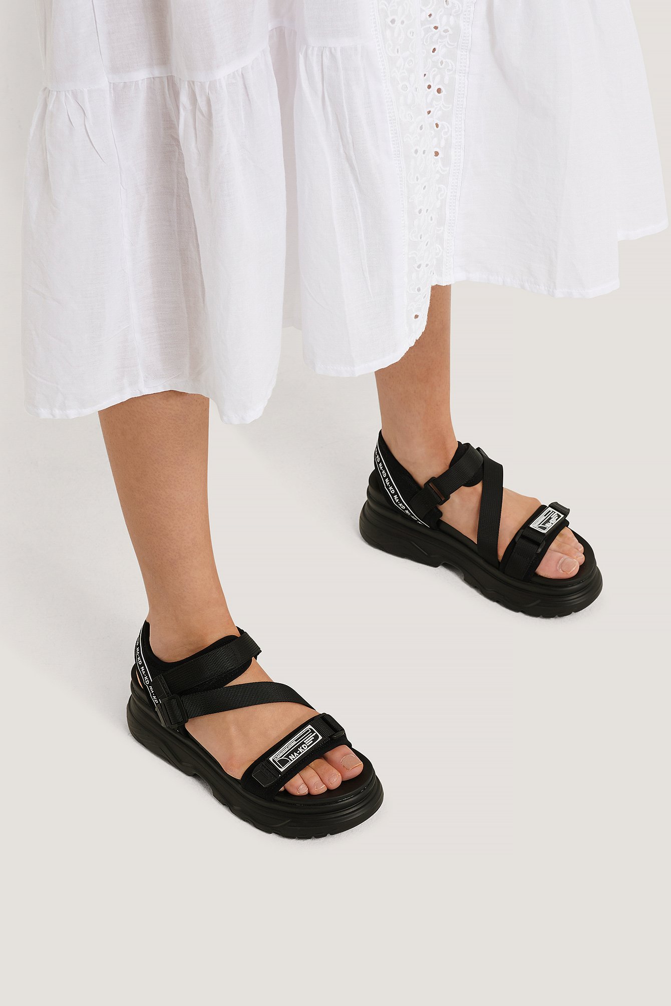 Chunky Velcro Sandals Black | na-kd.com