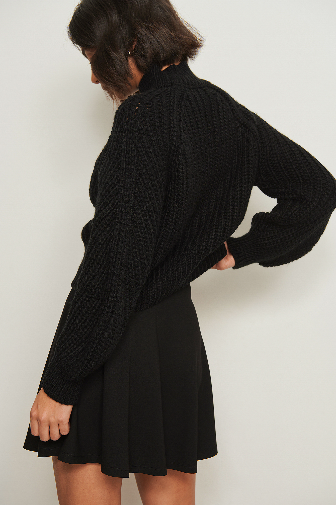 Circle Cut Mini Skirt Black | na-kd.com