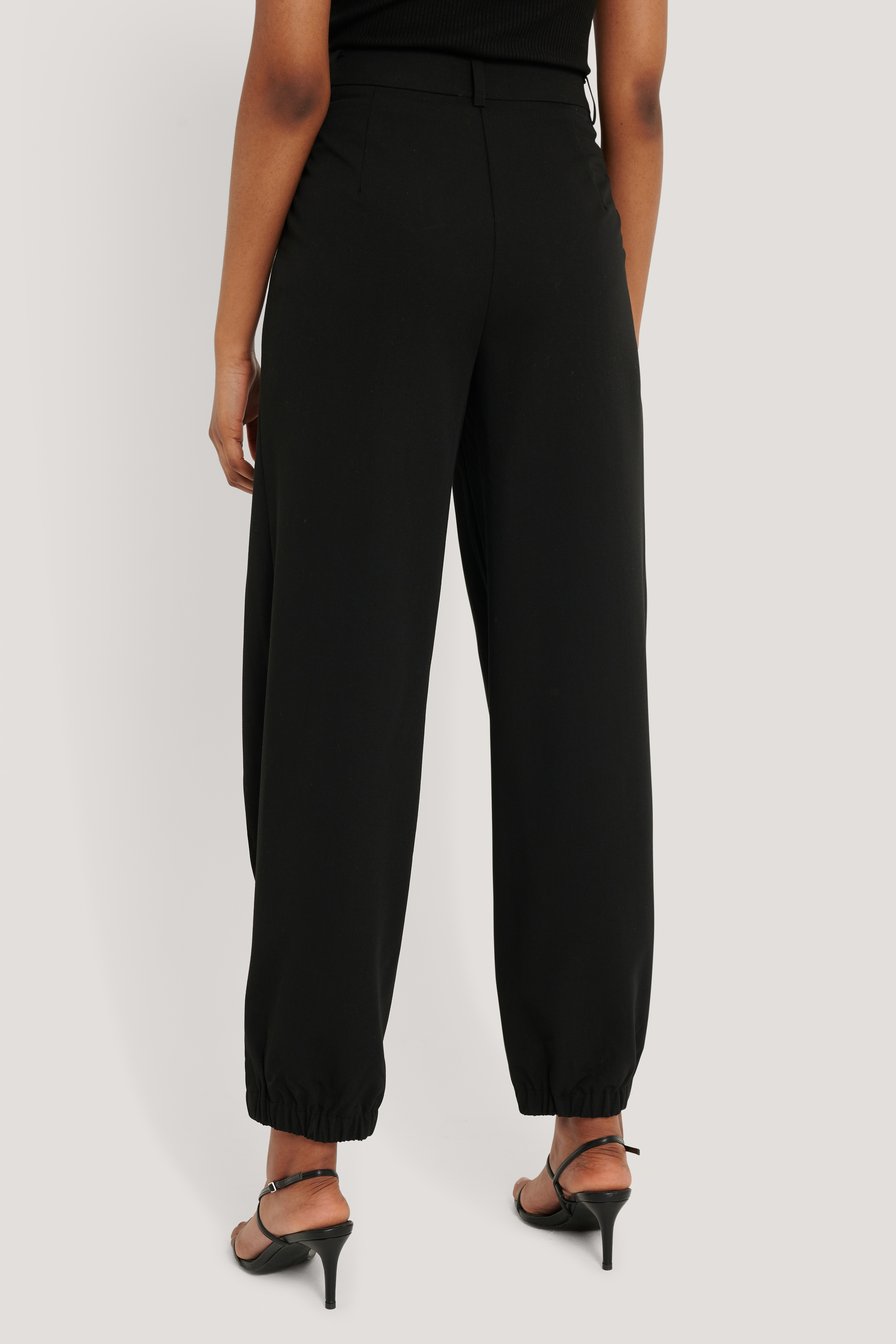 Cocoon Elastic Suit Pants Schwarz | na-kd.com