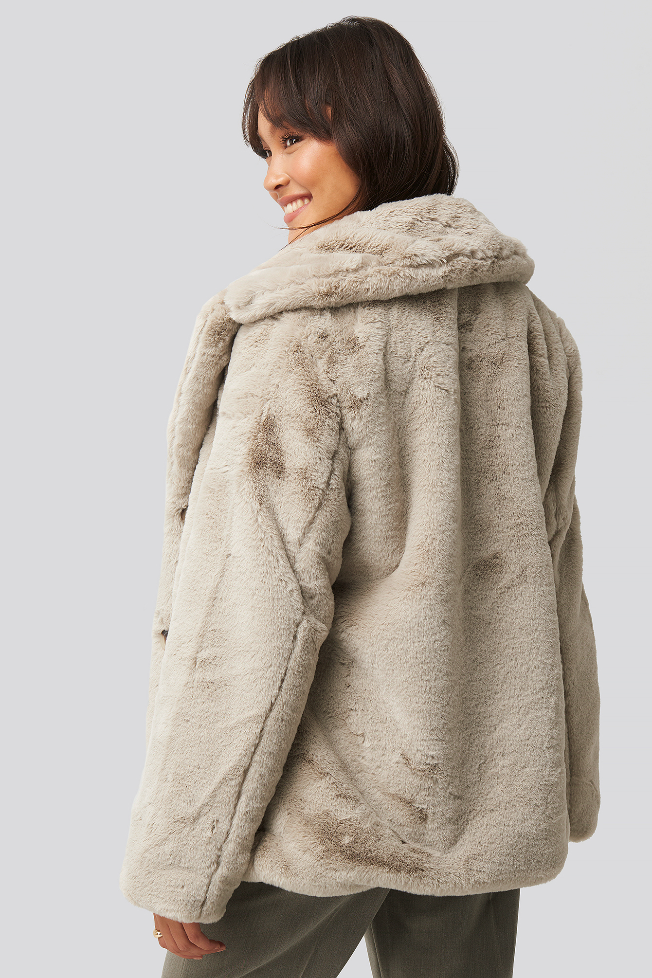 Colored Faux Fur Short Coat Beige | na-kd.com