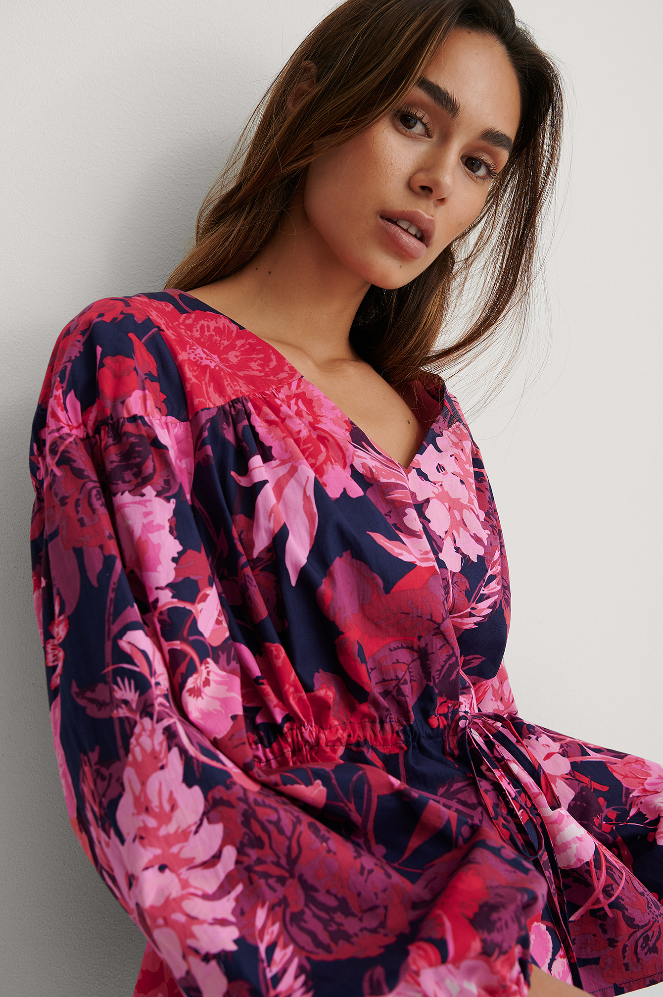 Bluse mit weiten Ärmeln Blumen | NA-KD