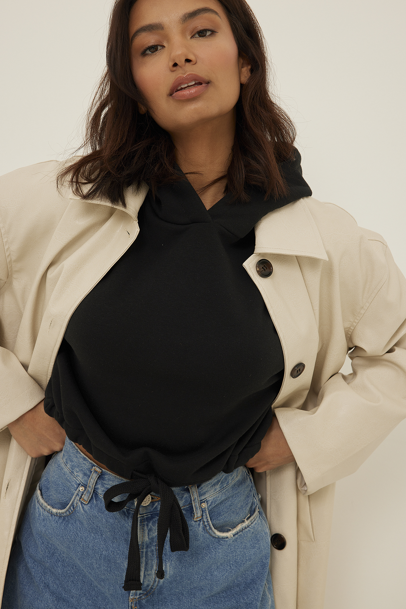 Cropped Drawstring Detail Hoodie Black | NA-KD