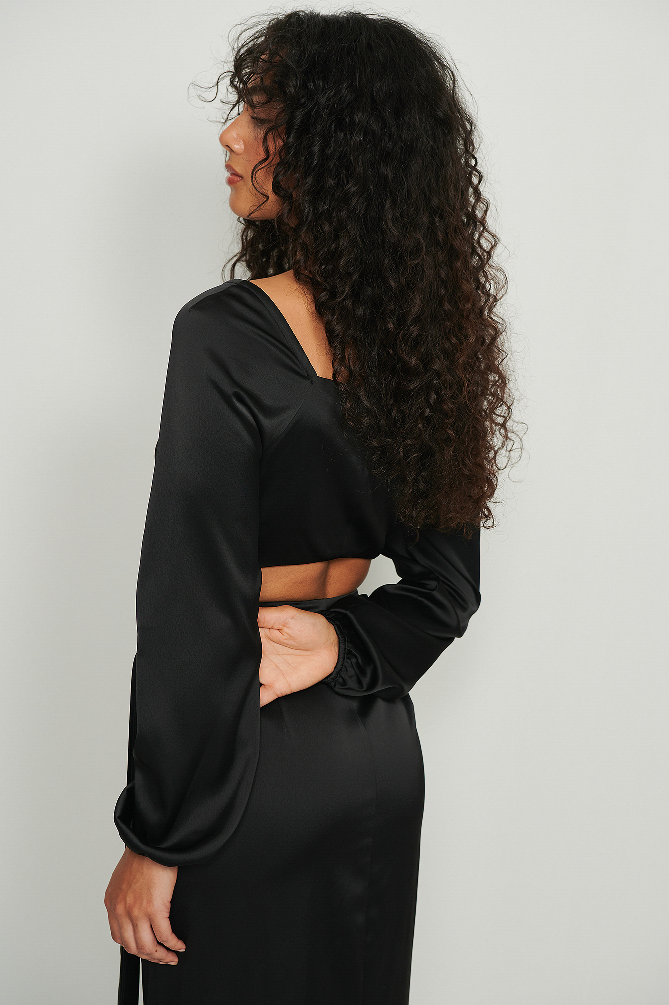 Recycled Cropped Satin LS Blouse Black | na-kd.com
