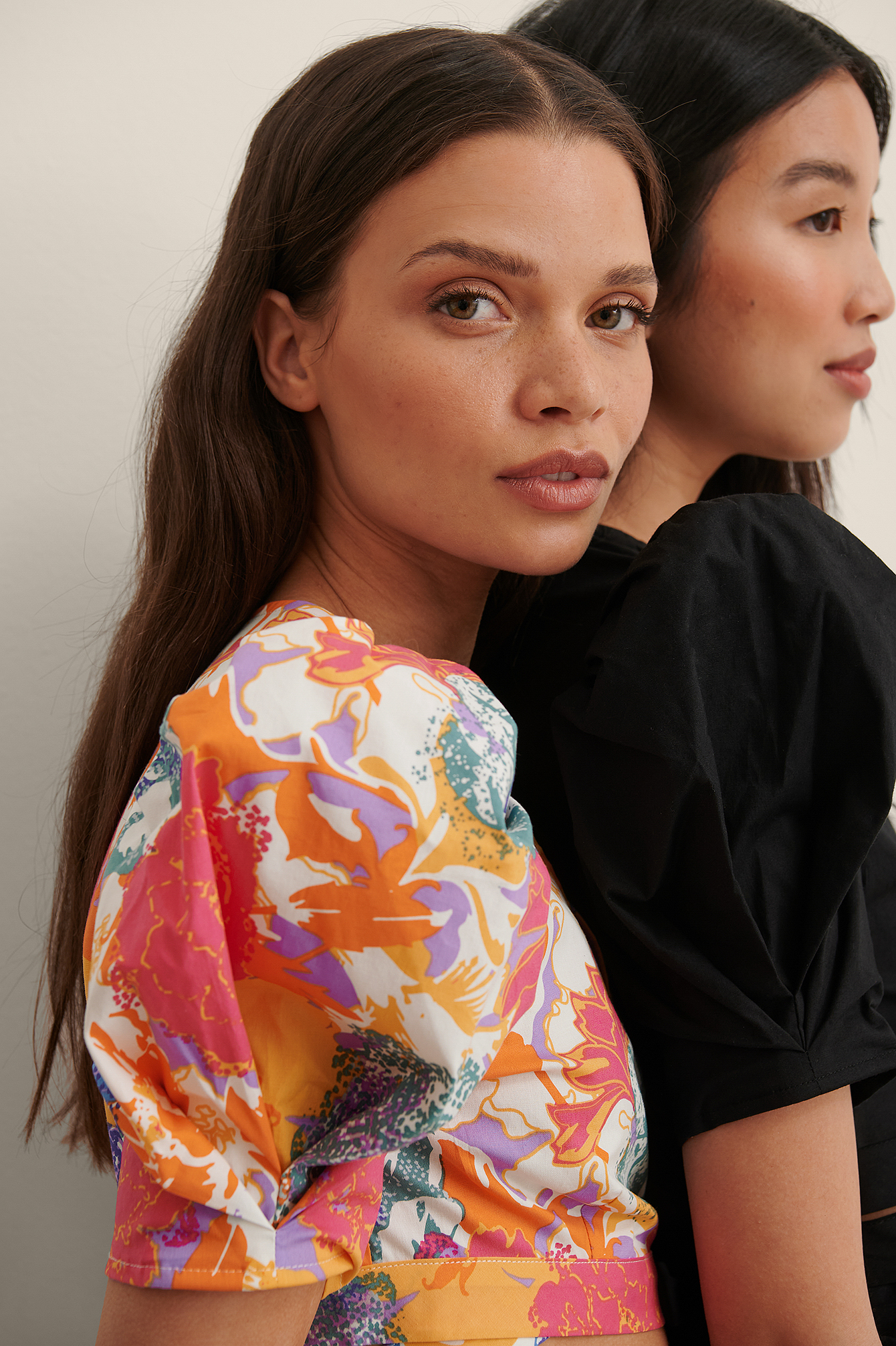 Cropped Tie Wrap Top Black | na-kd.com