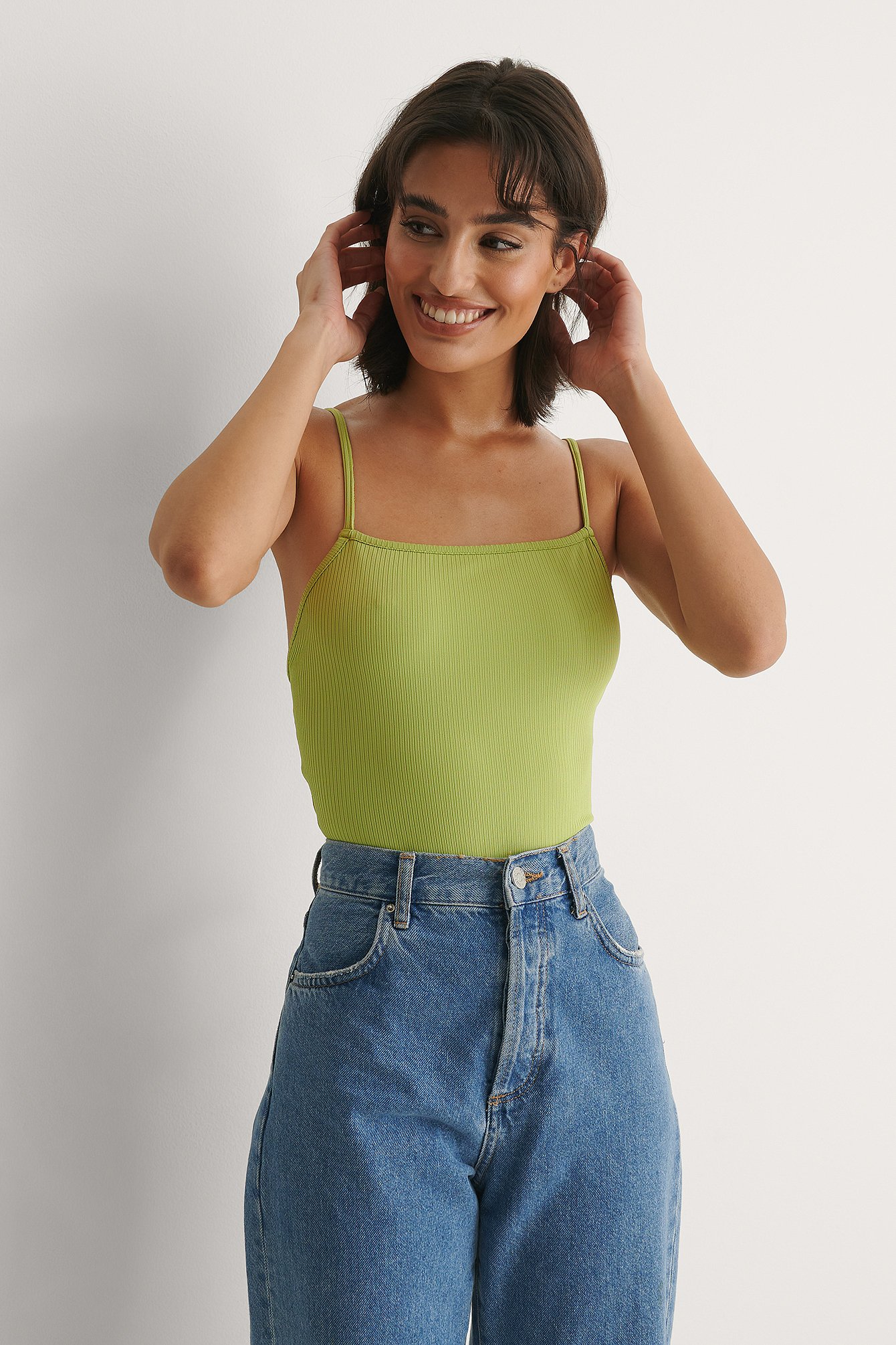 Gerecycled geribde body met kruis achter Groen | NA-KD