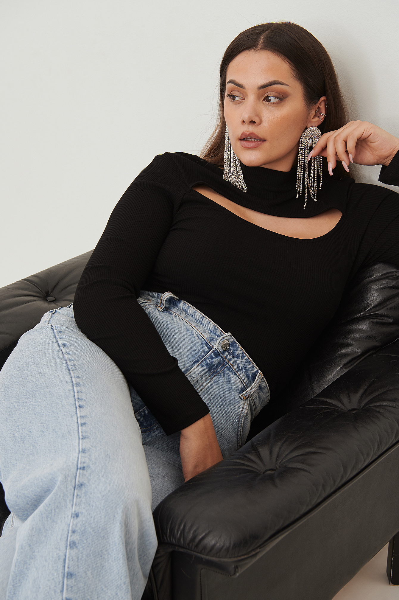 Cut Out Chest Rib Top Black | NA-KD