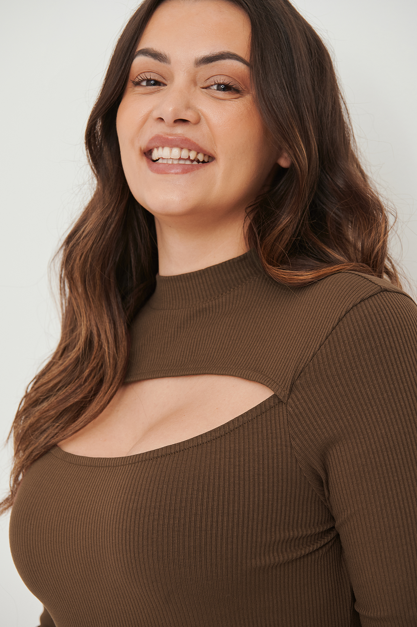Cut Out Chest Rib Top Brown | na-kd.com