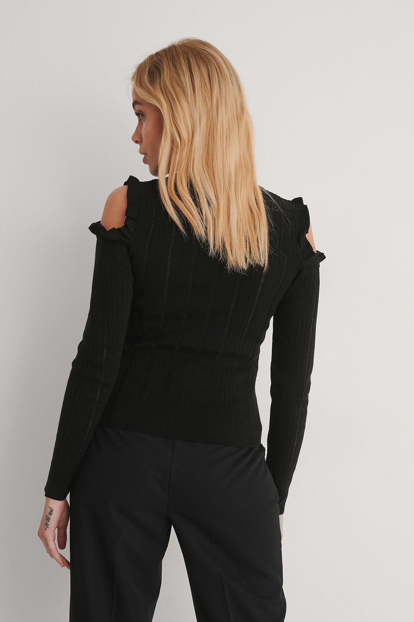 Cut Out Detail Top Black | na-kd.com
