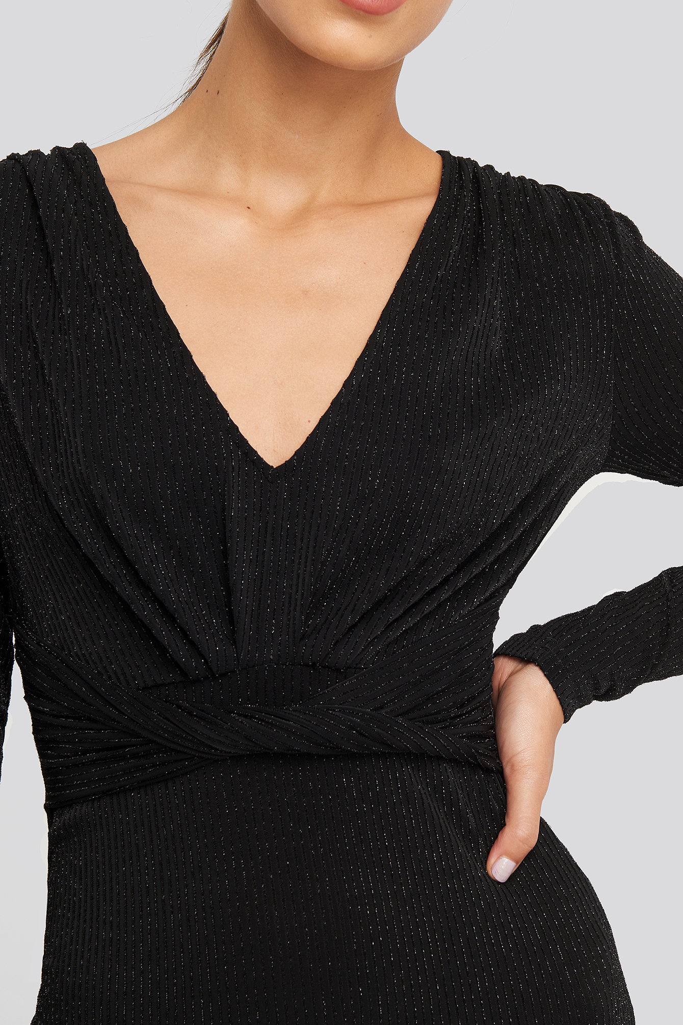Deep V Knot Glittery Dress Schwarz | na-kd.com