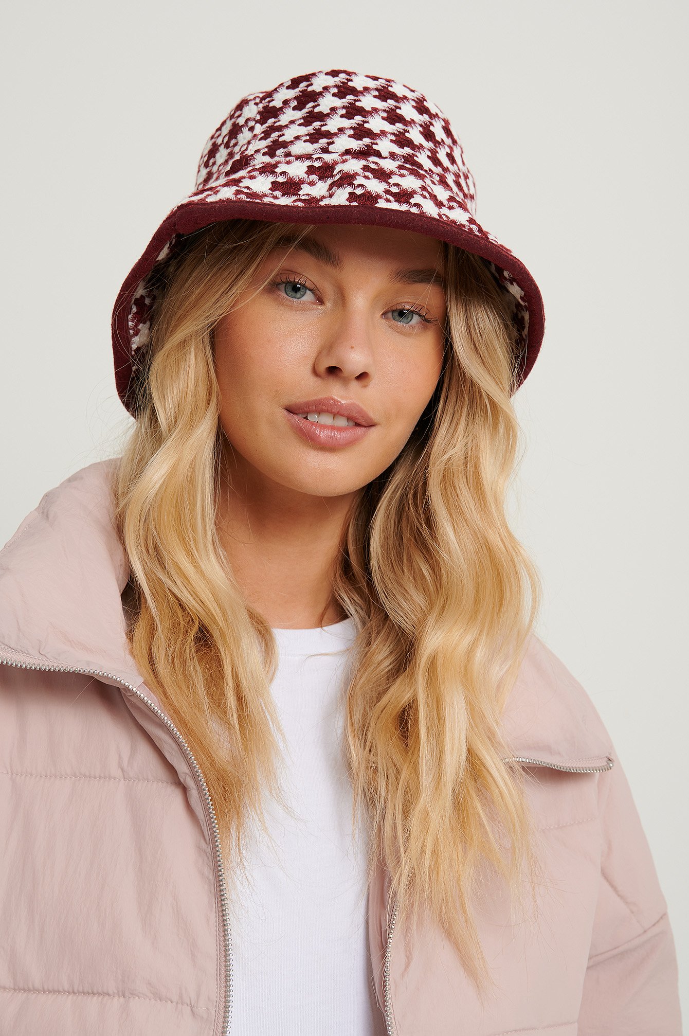 Dogtooth Bucket Hat Red | NA-KD