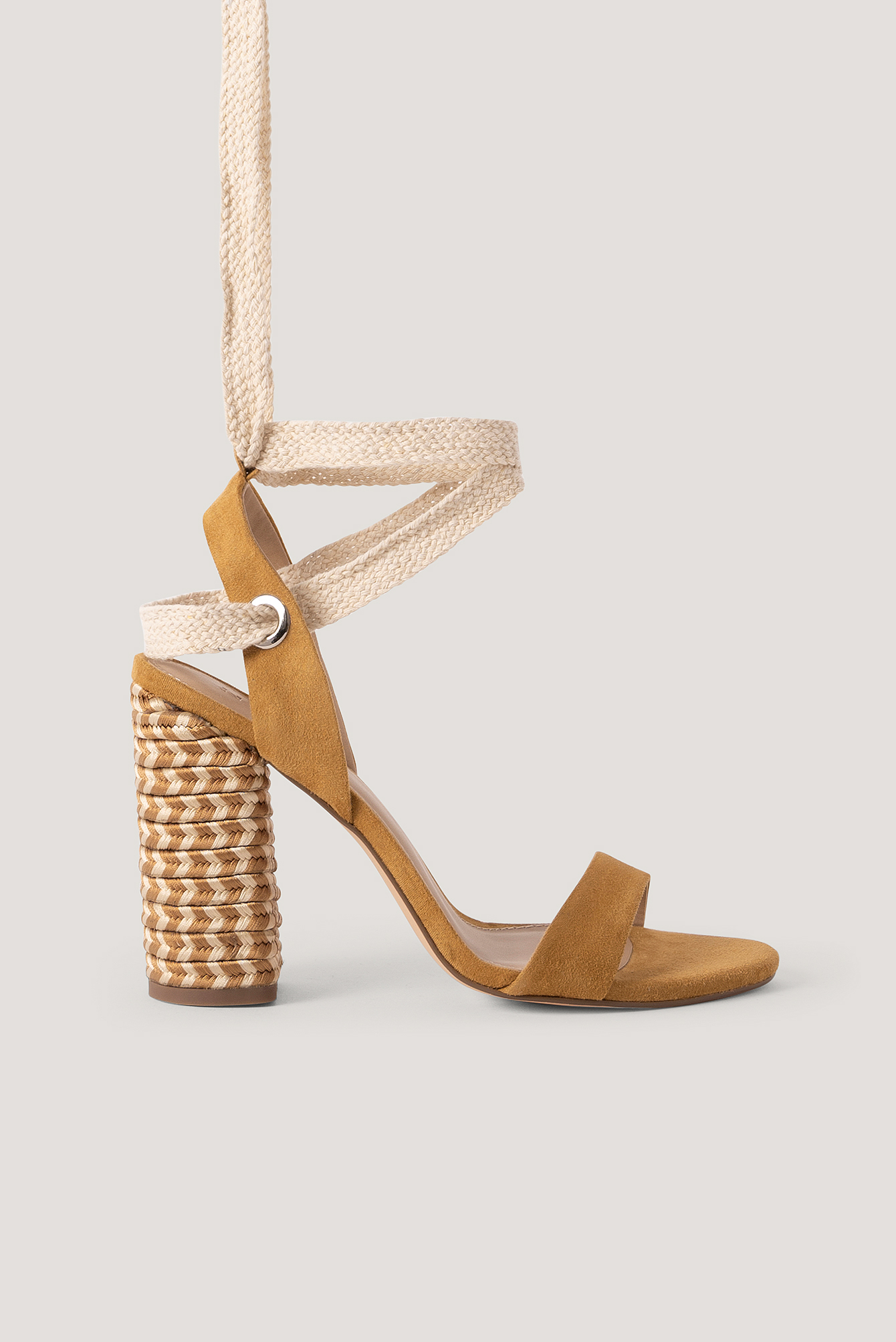 Geflochtene Absatz-Sandalen Mit Ösendetail Gelb | NA-KD
