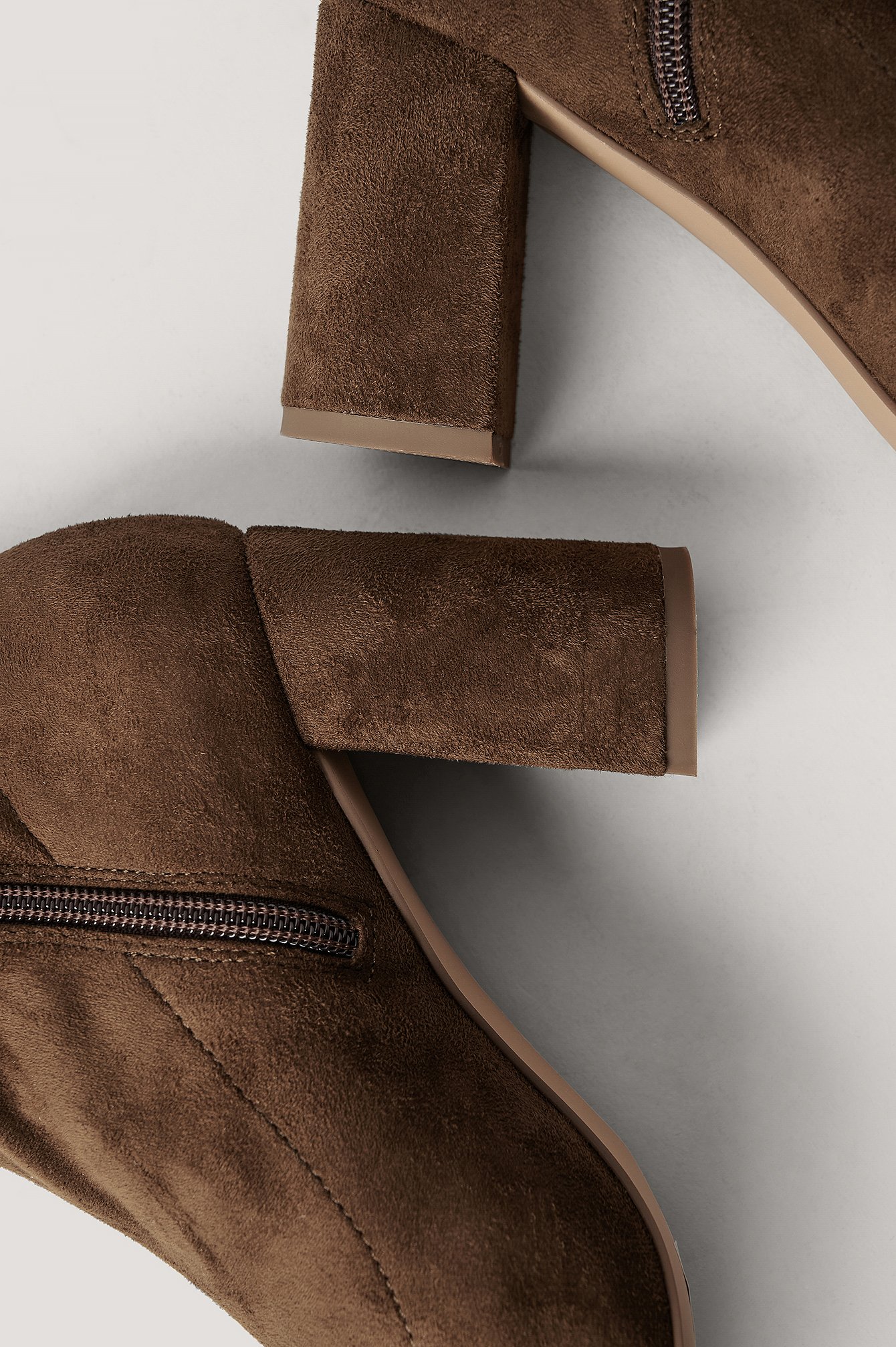 Overknee-Stiefel Aus Wildlederimitation Braun | na-kd.com