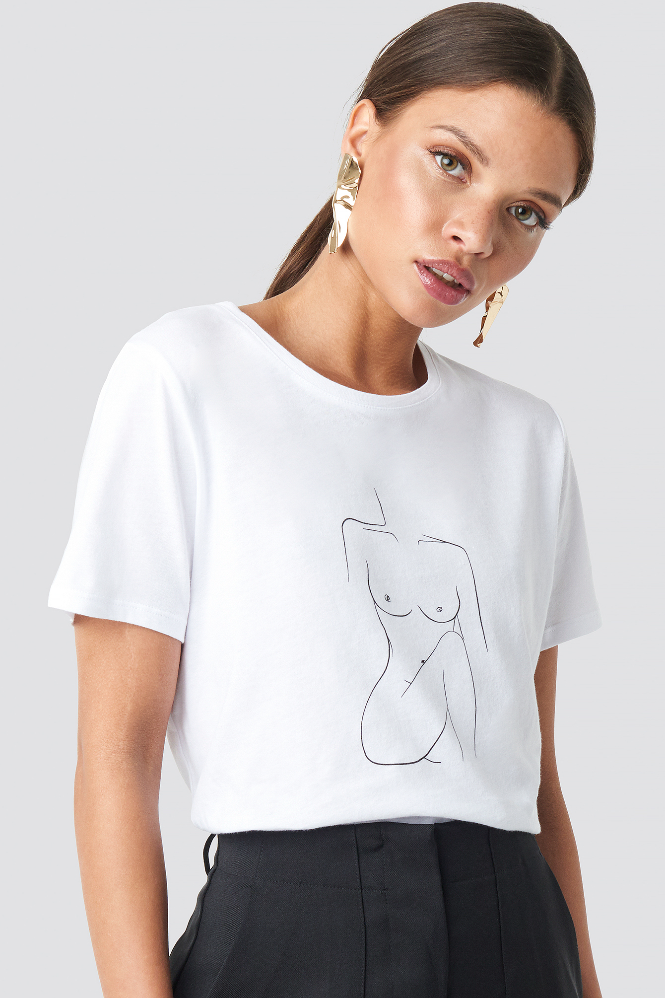 Female Body Tee Vit | NA-KD