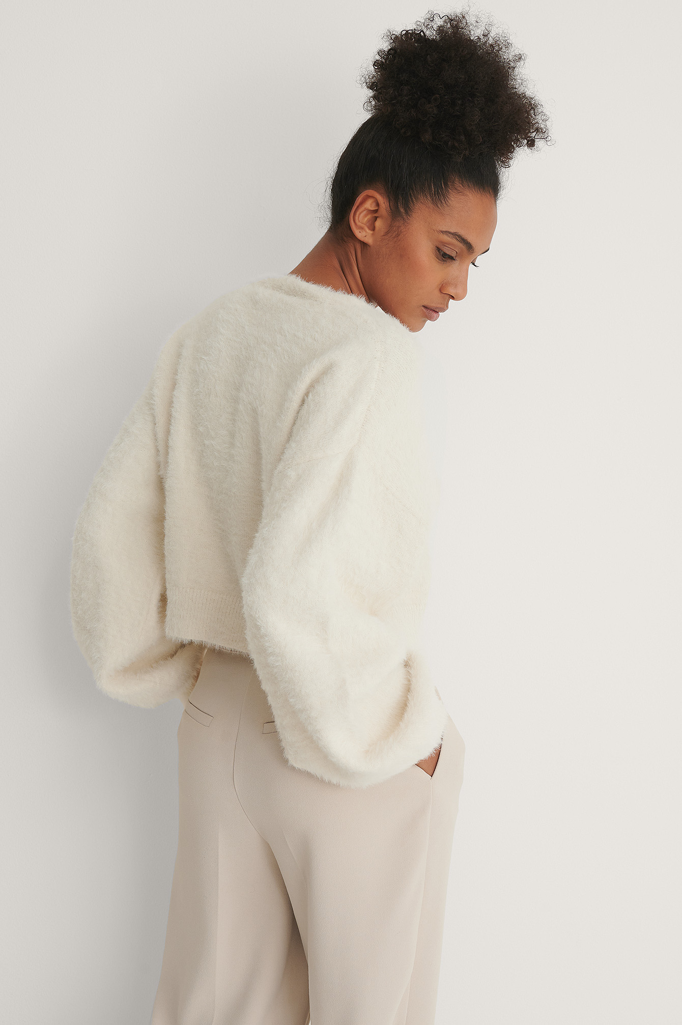 Fluffy Knitted Cropped Cardigan Offwhite | na-kd.com