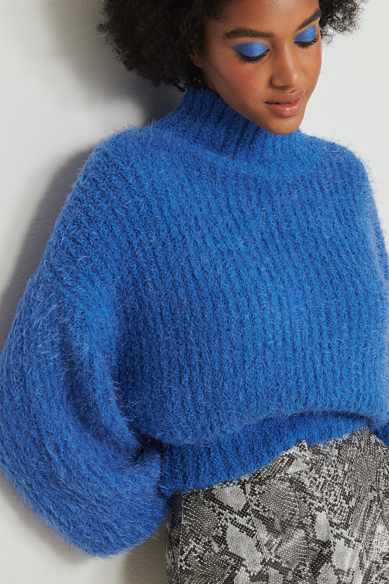 Fluffy Knitted Turtleneck Sweater Blue | NA-KD