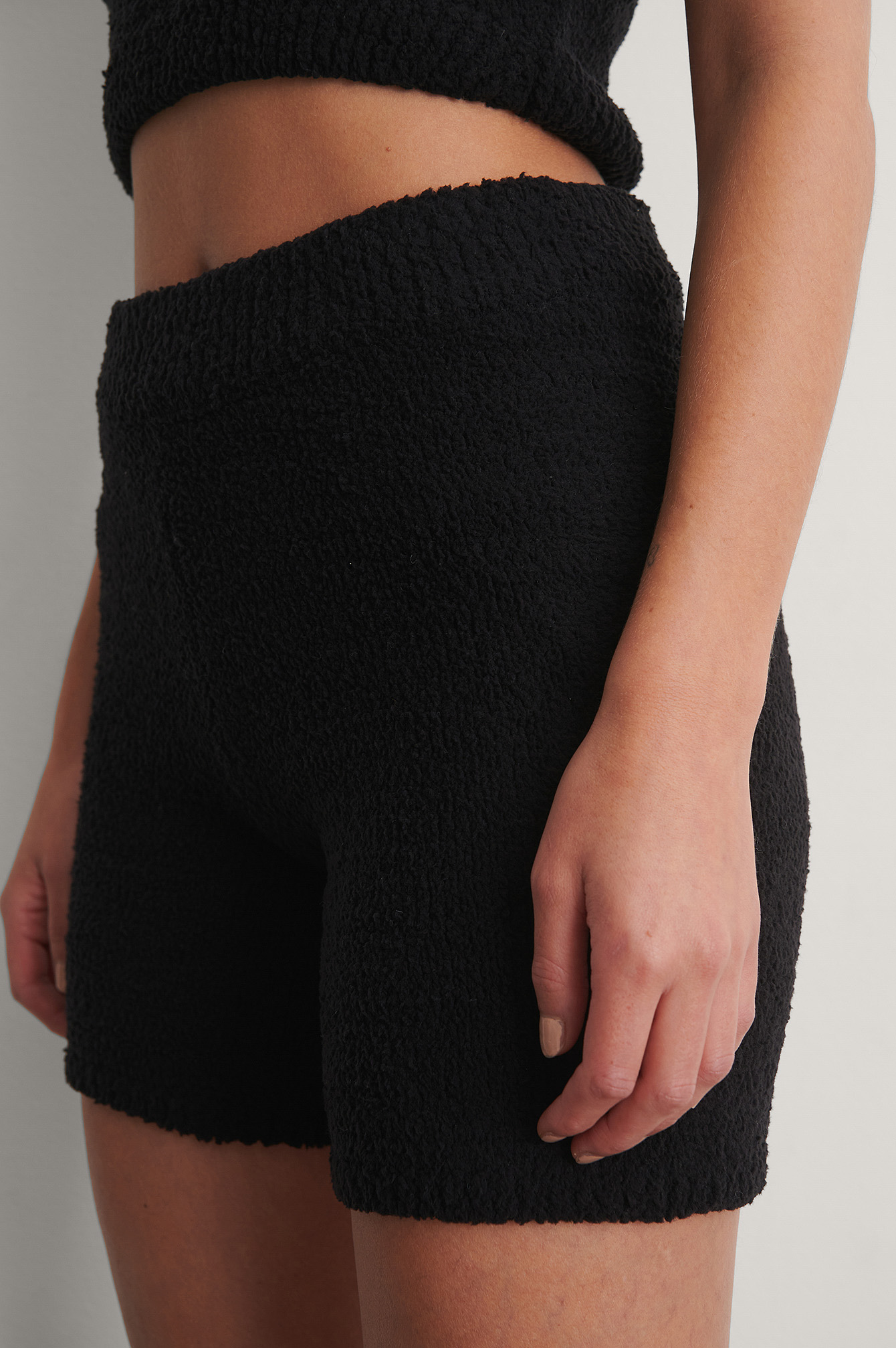 Fluffy Mini Shorts Black | na-kd.com