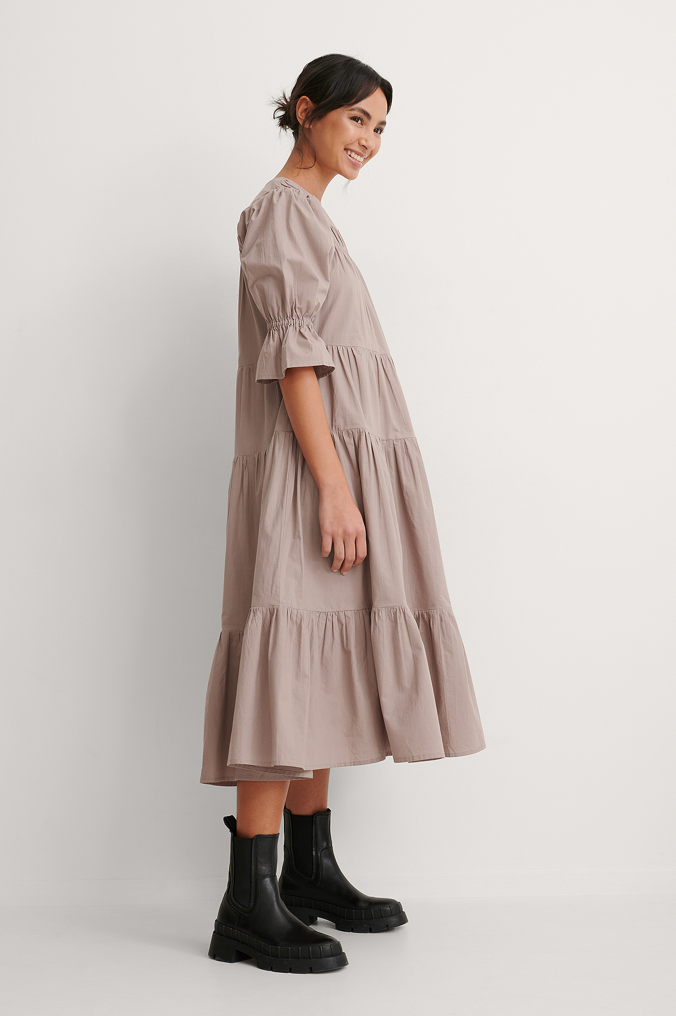 Gather Panel Detail Dress White | na-kd.com