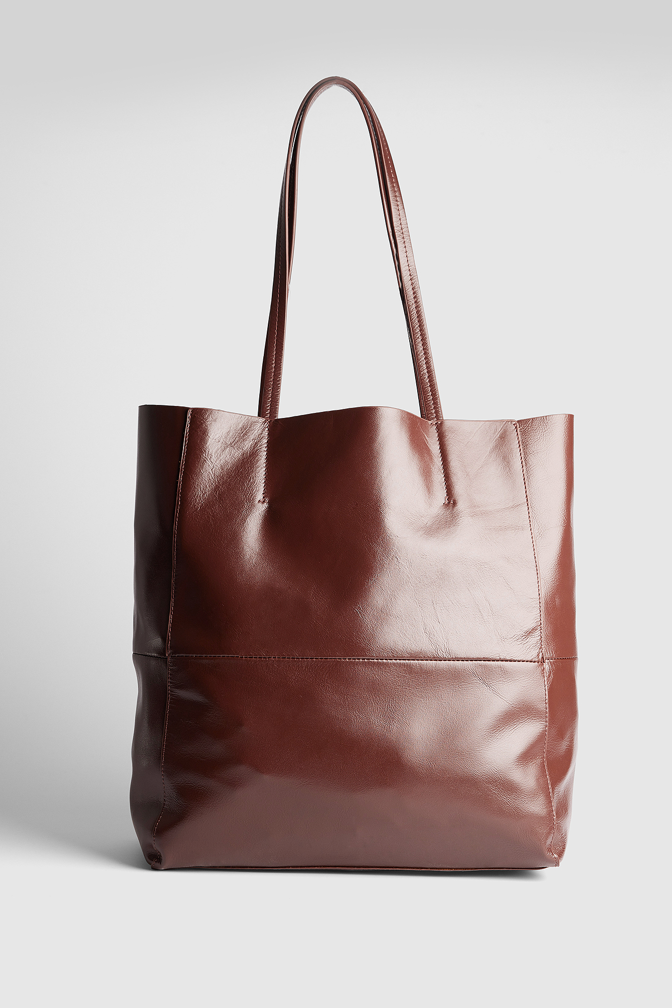 Glossy Patent Leather Tote Brown | NA-KD