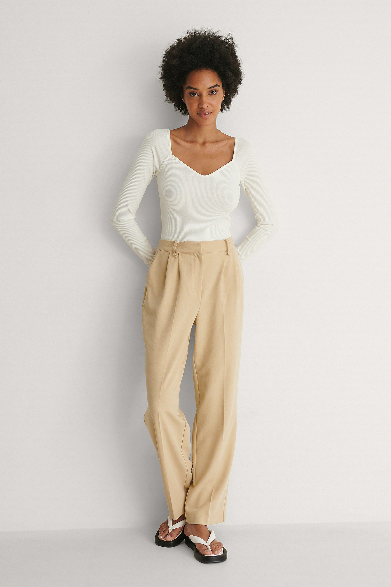 Heart Neckline Ribbed Top Offwhite | na-kd.com