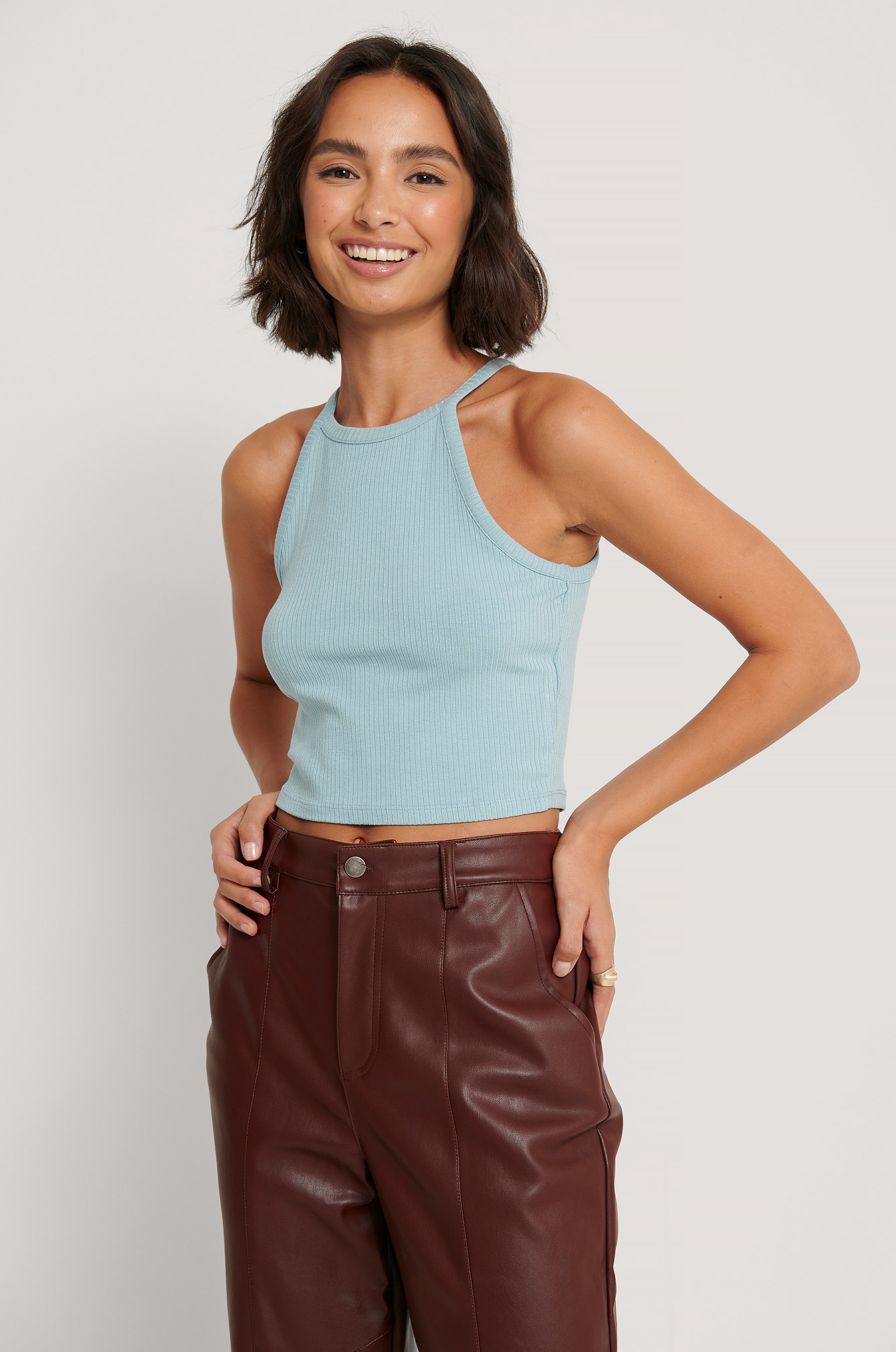 Hochgeschnittenes Crop-Singlet Blau | na-kd.com