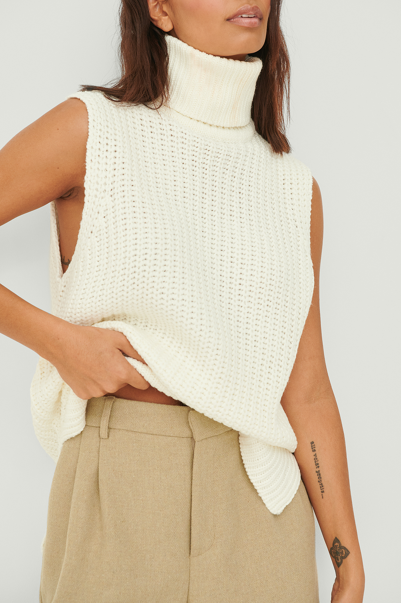 High Neck Knitted Vest White | na-kd.com