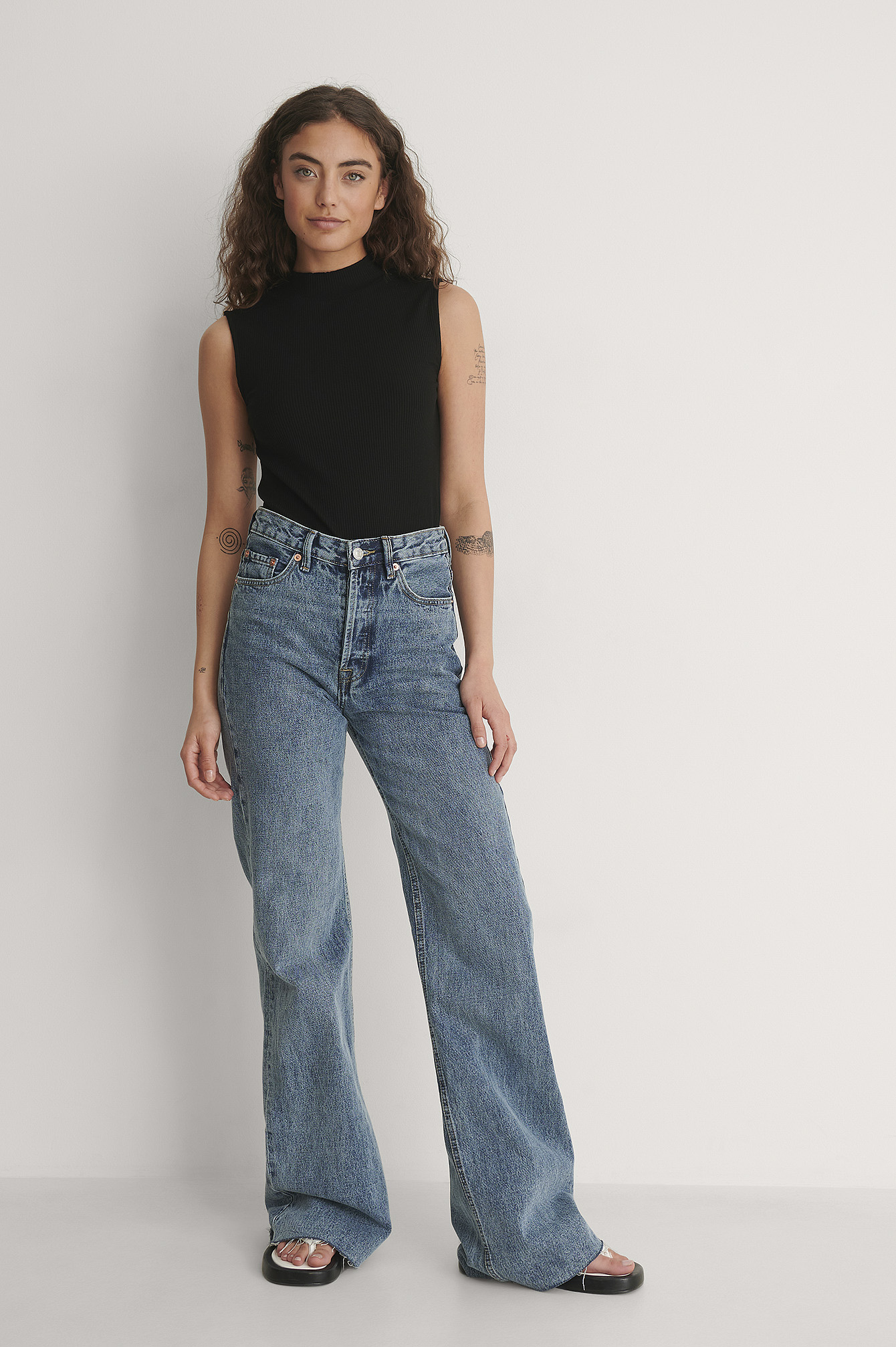 High Neck Tank Top Black | na-kd.com