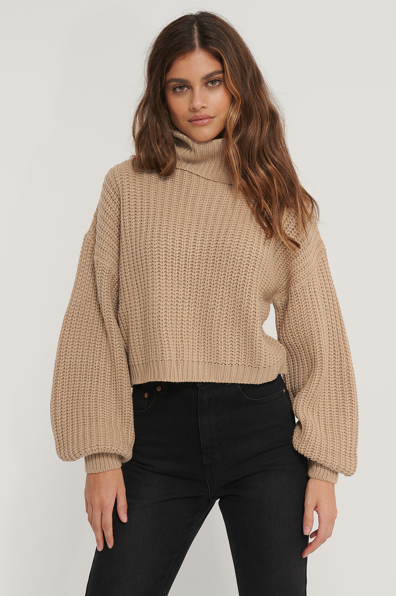 Hochgeschlossener Kurzer Strickpullover Beige | na-kd.com