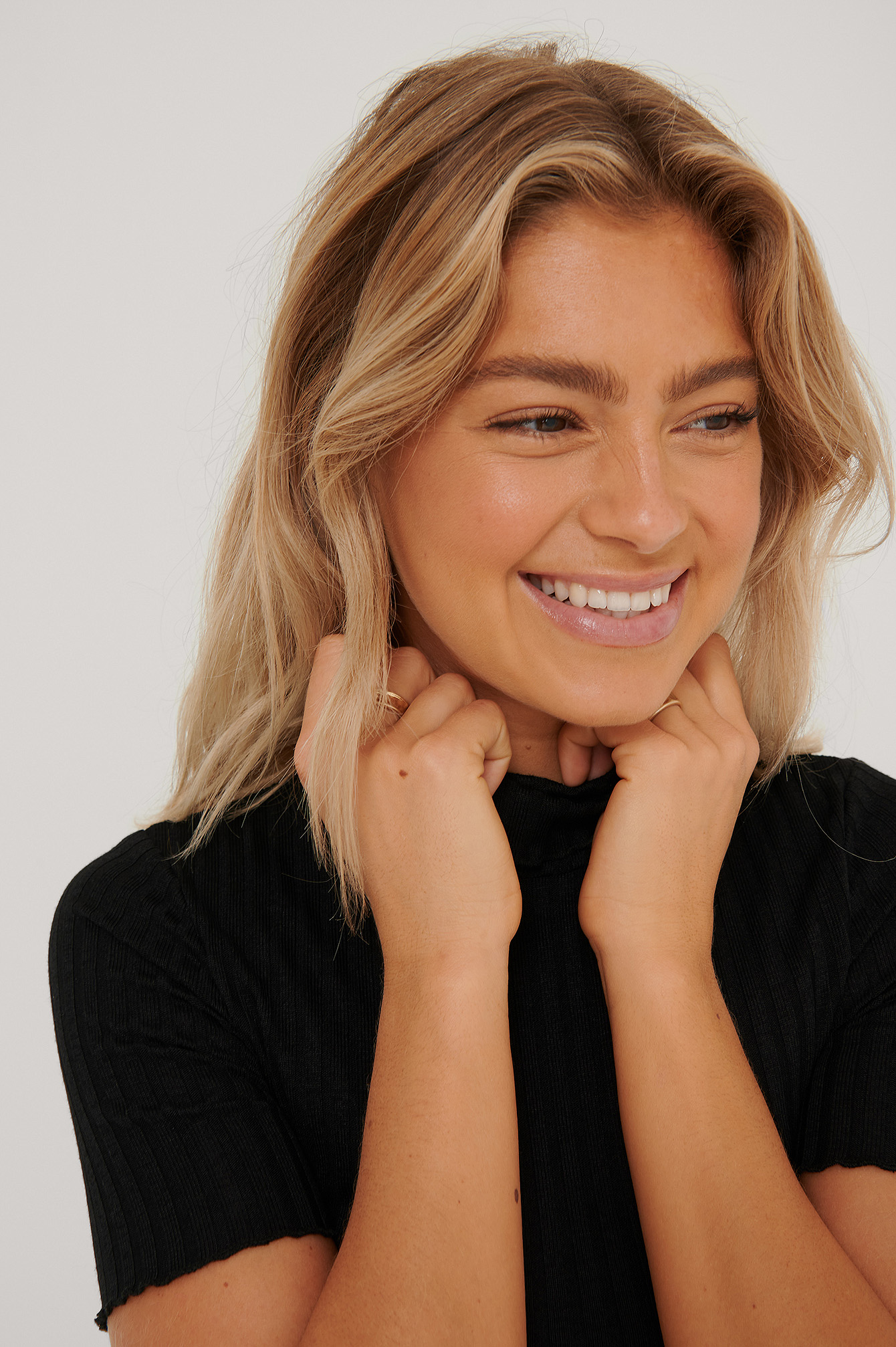 High Neck Short Sleeve Top Black | na-kd.com