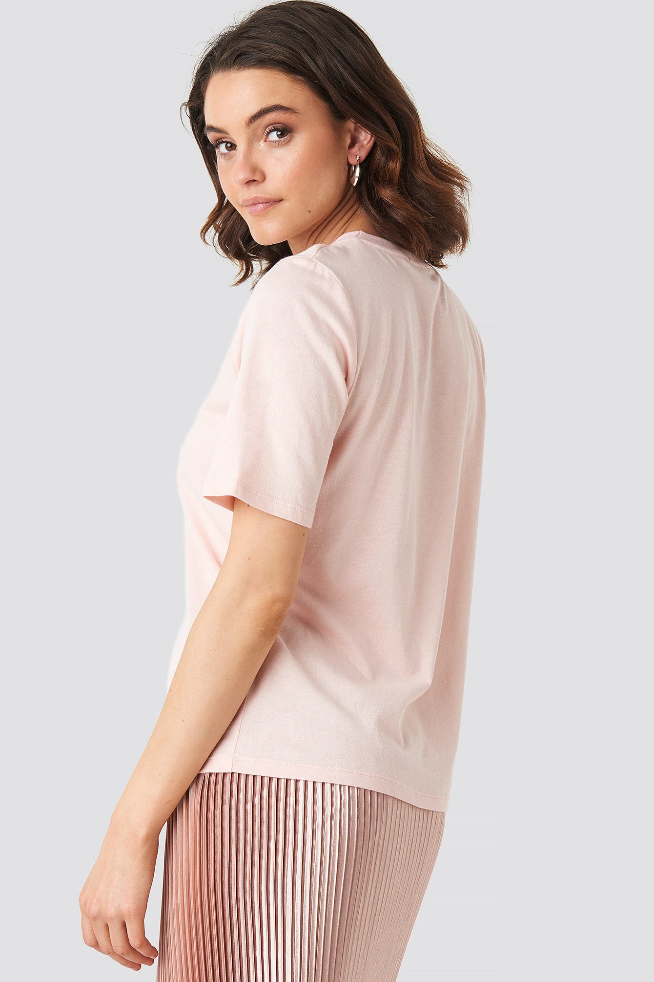 High Round Neck Tee Pink | na-kd.com