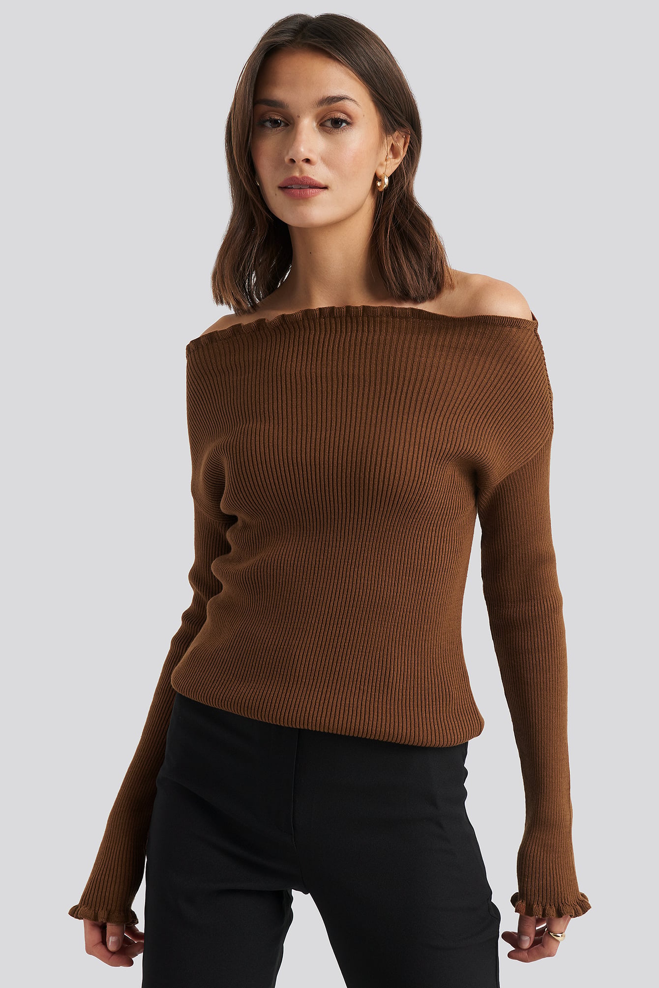 Knitted Frill Off Shoulder Sweater Brown | NA-KD