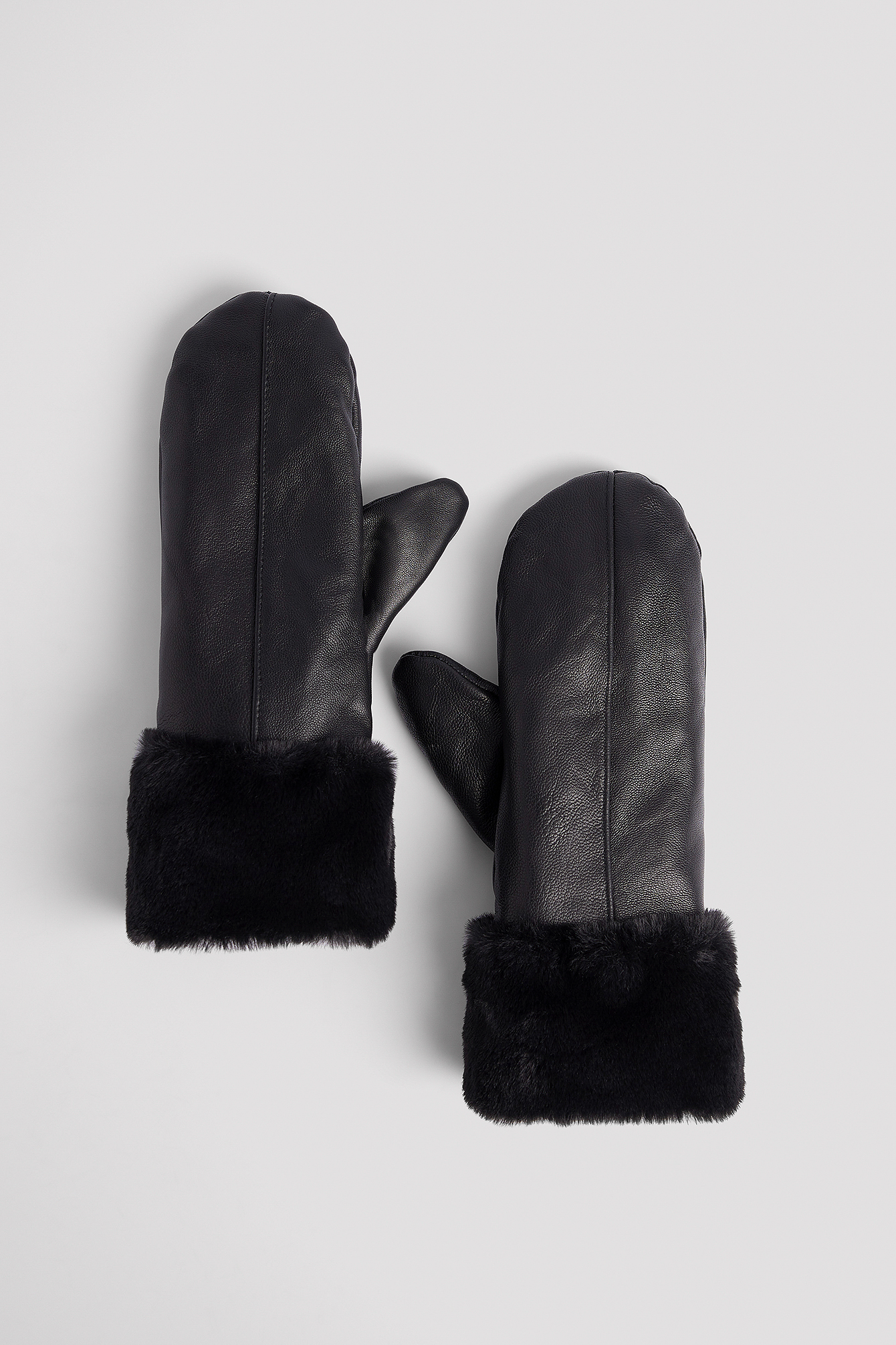 Leather Faux Fur Mittens Black | NA-KD