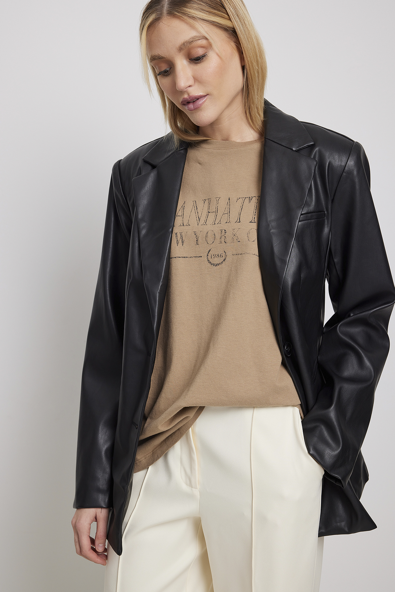 Manhattan Printed Oversized Tee Beige | NA-KD