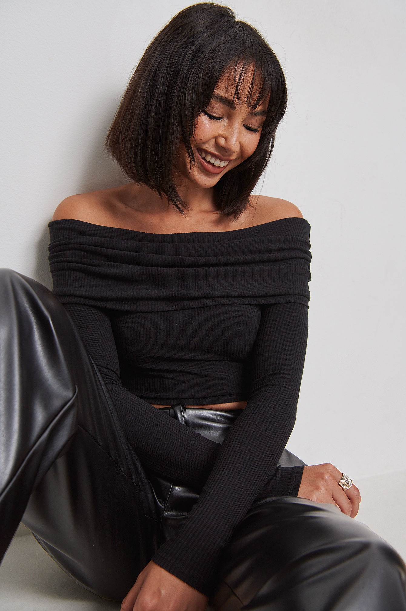 Off Shoulder Cropped Top Black | na-kd.com