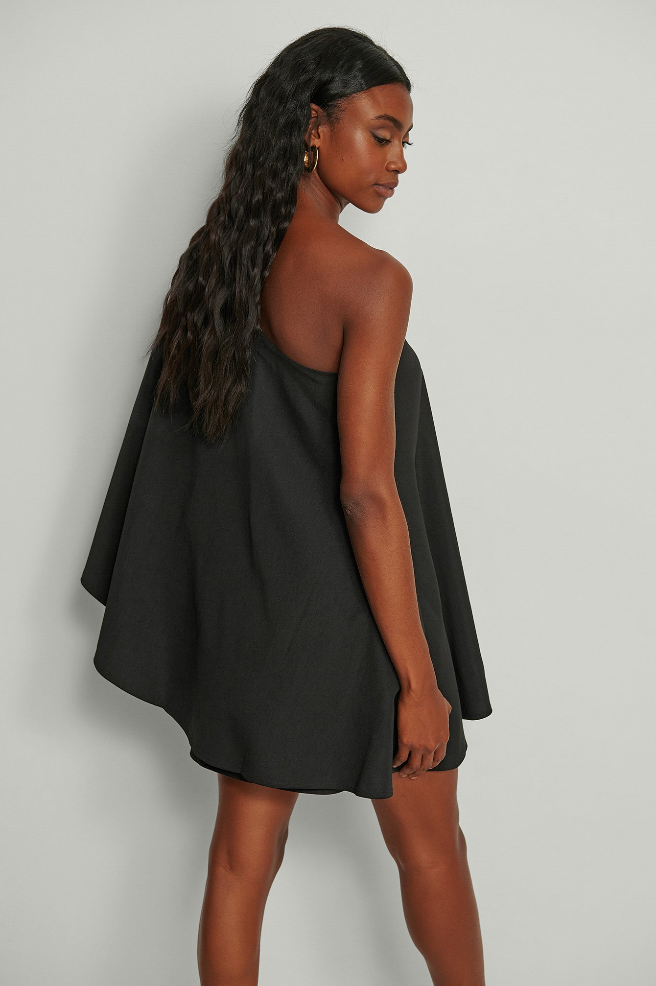 One Shoulder Flowy Mini Dress Black | na-kd.com