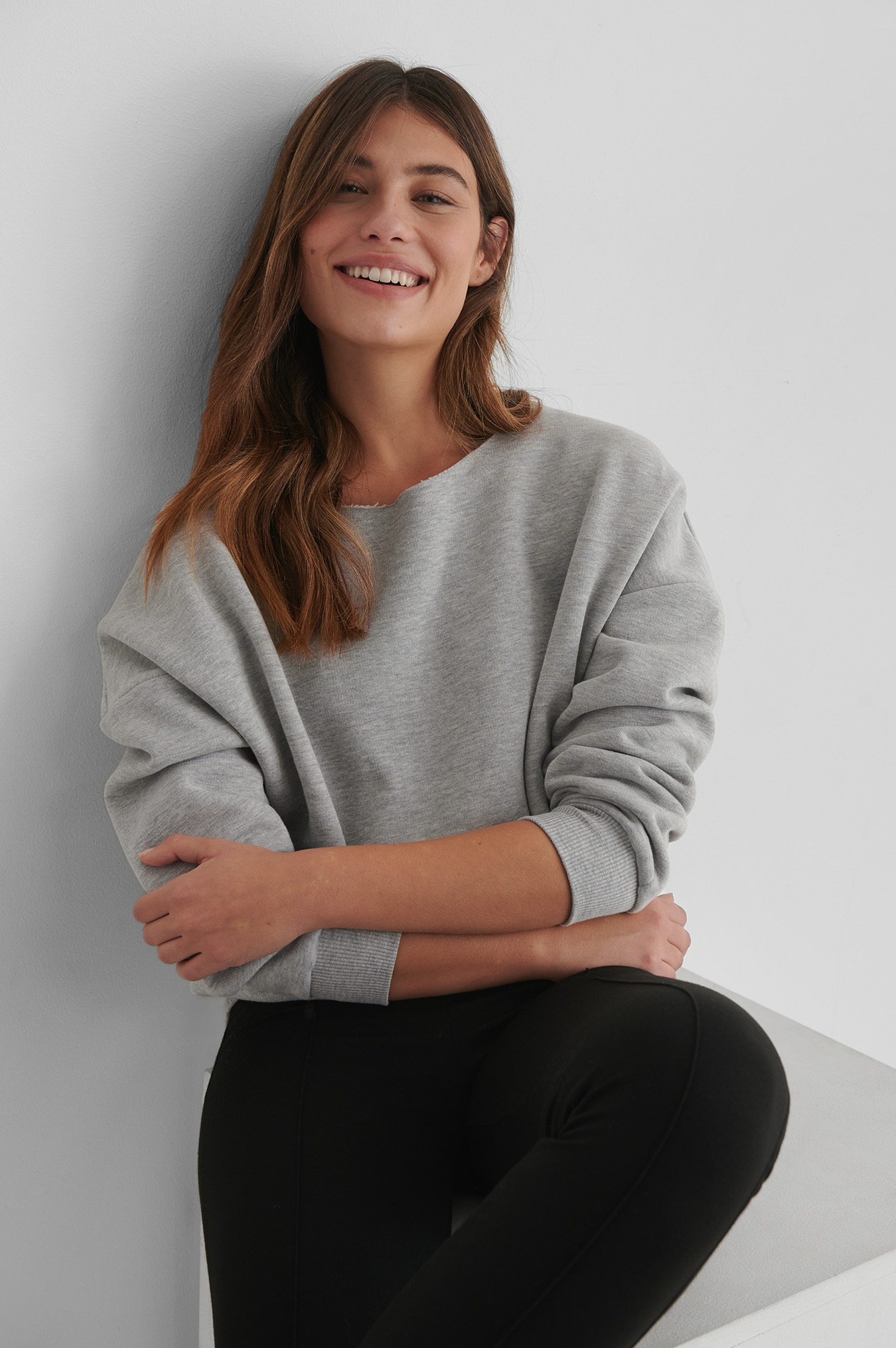 One Shoulder Raw Edge Neck Sweater Grey | NA-KD