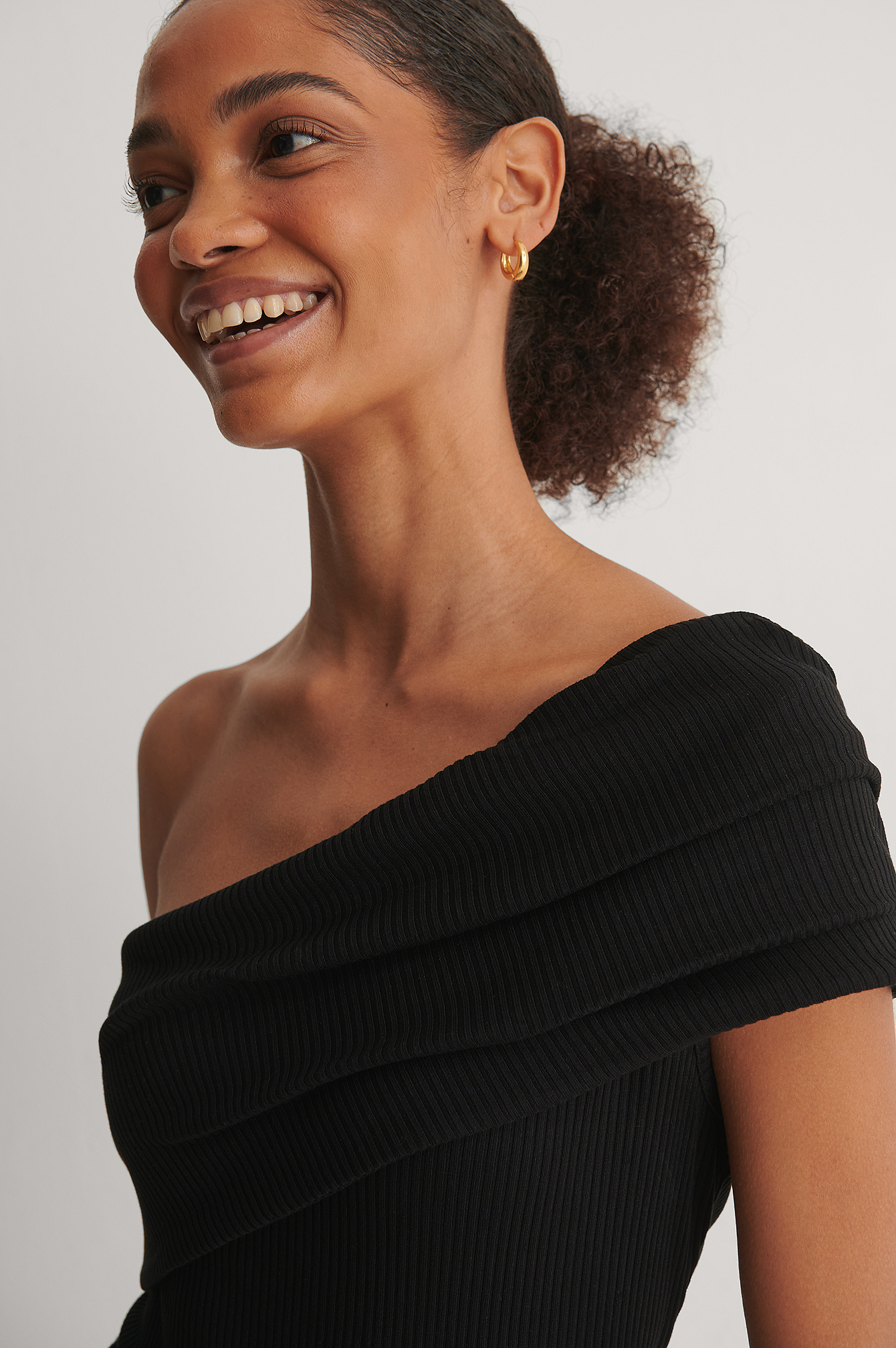 One Shoulder Rib Top Black | NA-KD