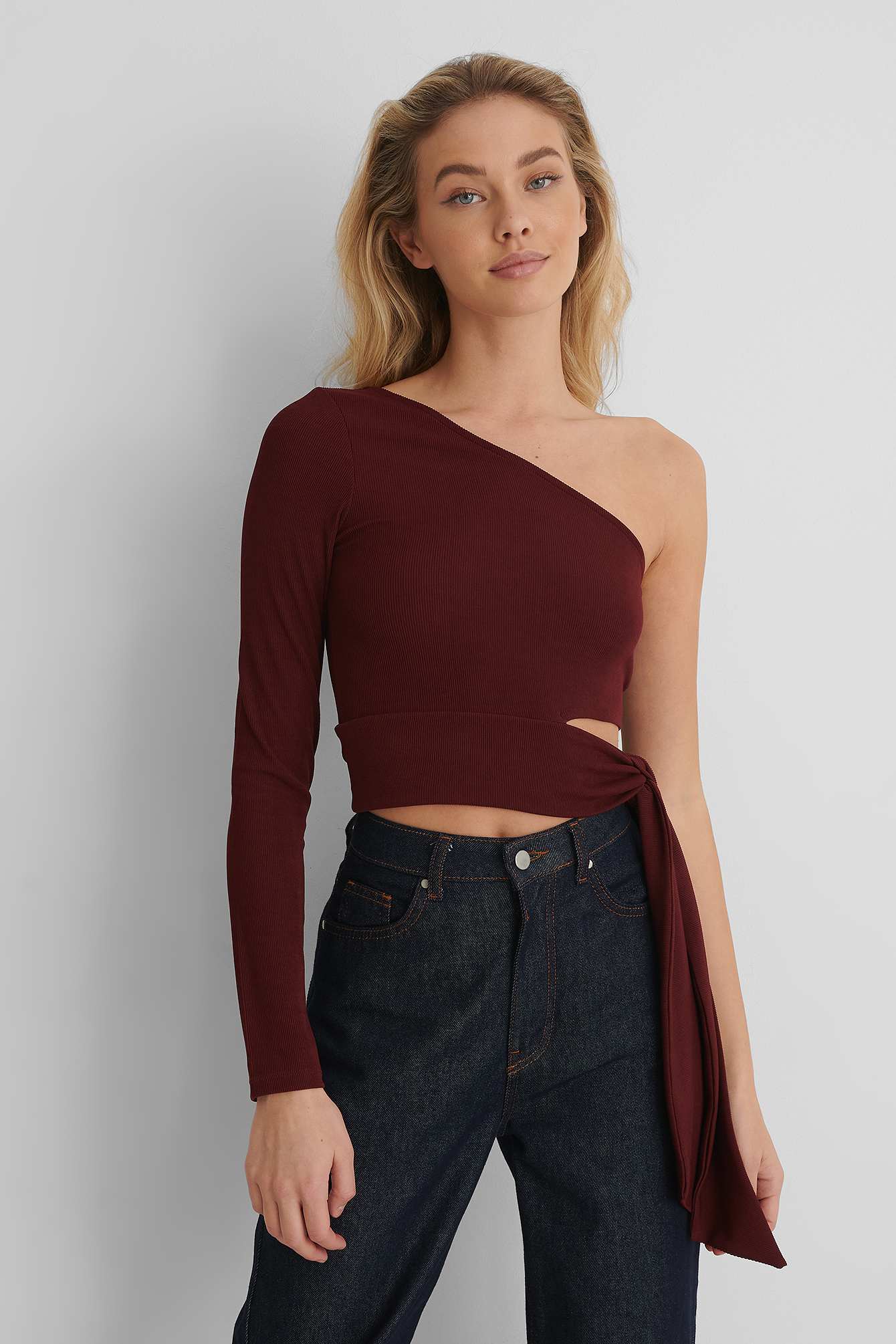One Sleeve Knot Top Red | NA-KD