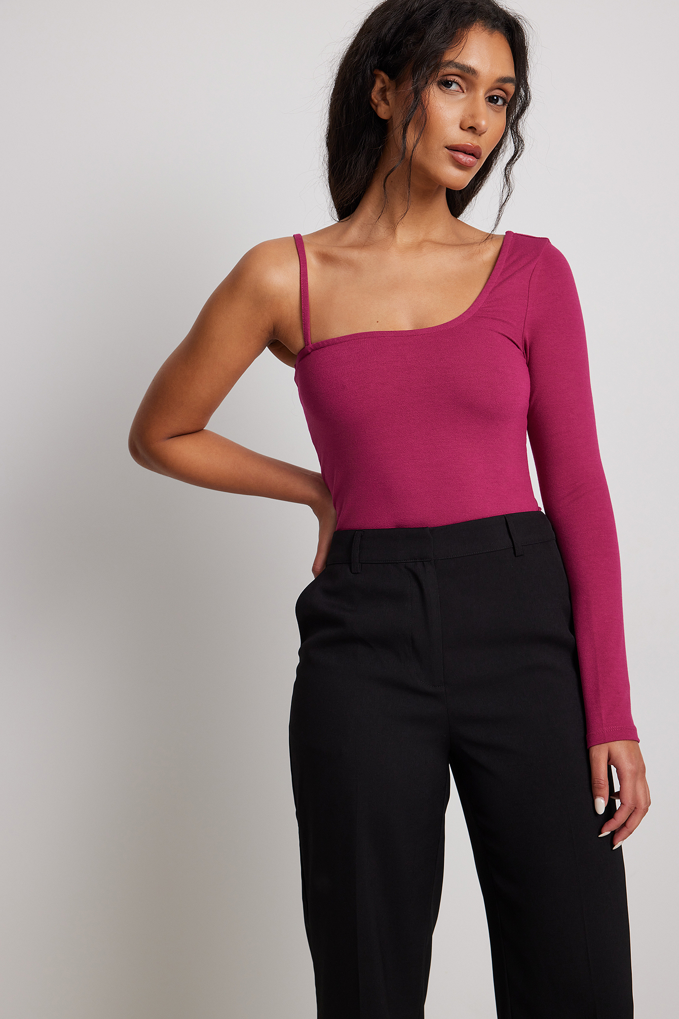 One Sleeve Shoulder Strap Top Pink | NA-KD