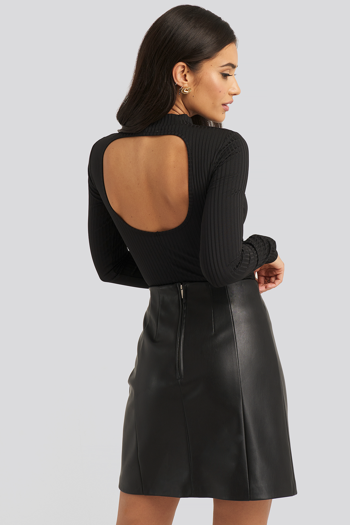 Open Back Ribbed Body Black | NA-KD