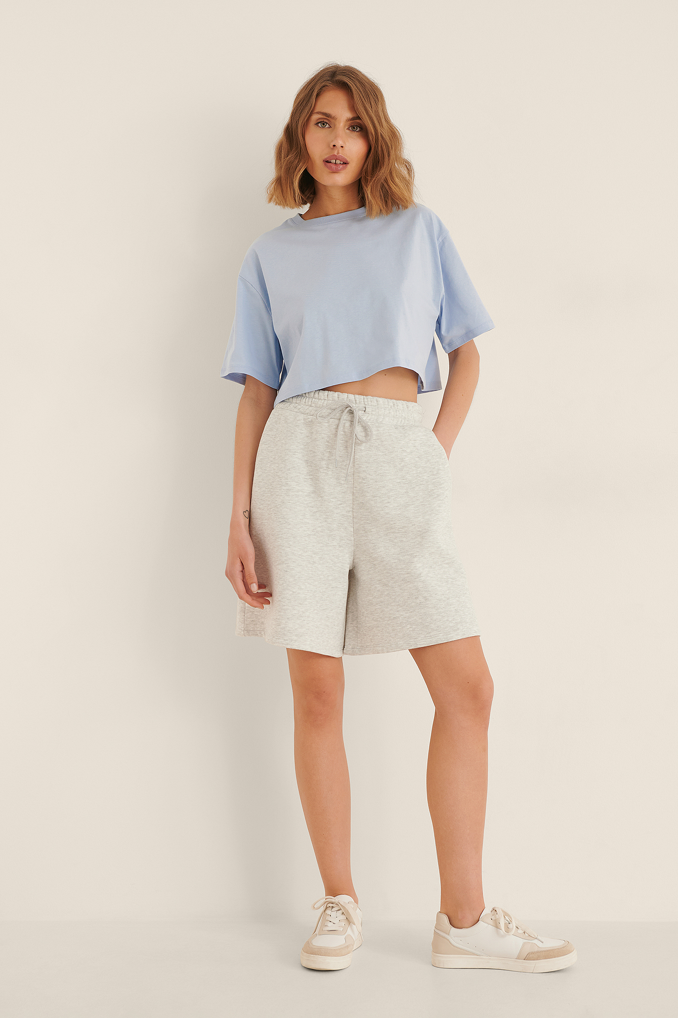 Organic Round Neck Cropped Oversized Tee Blue | na-kd.com