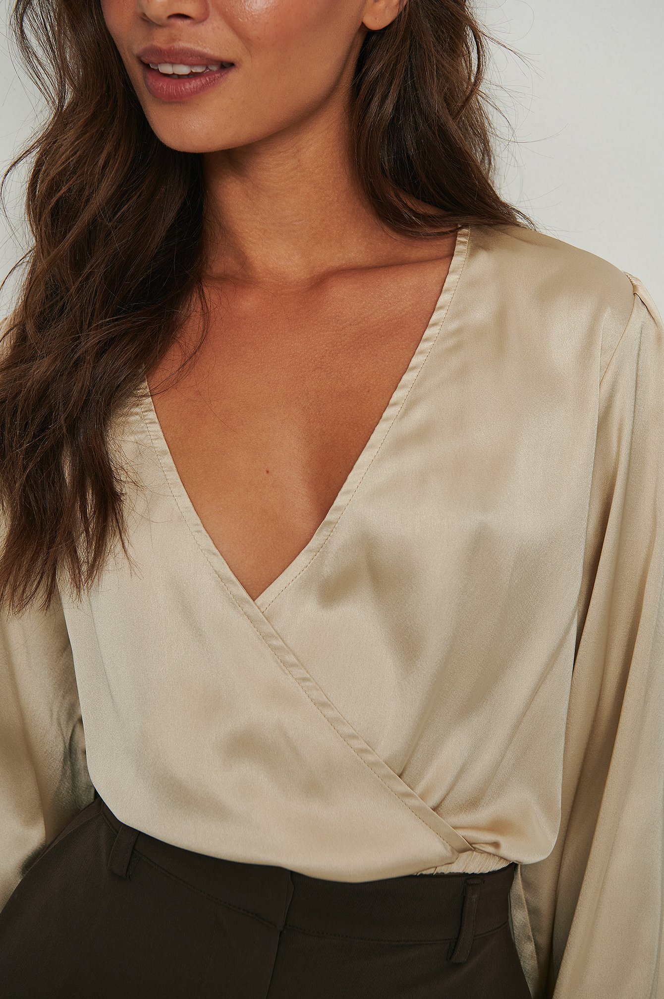 Recycled Overlap LS Satin Blouse Beige | na-kd.com