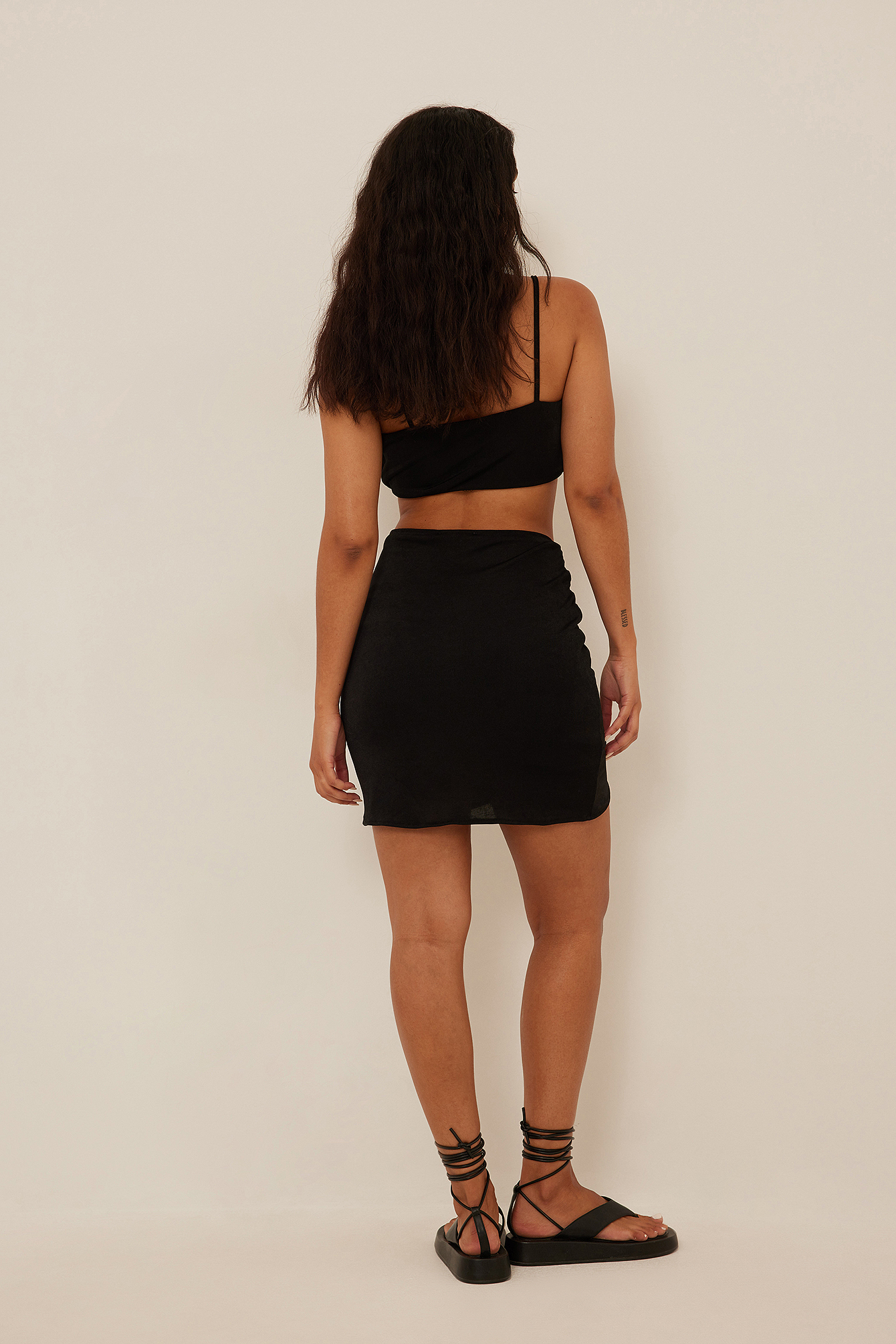 Overlap Shiny Mini Skirt Black Na