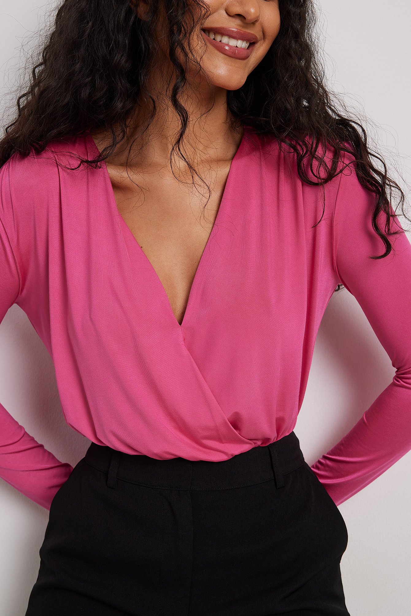 Overlap V-Neck Body Pink | NA-KD