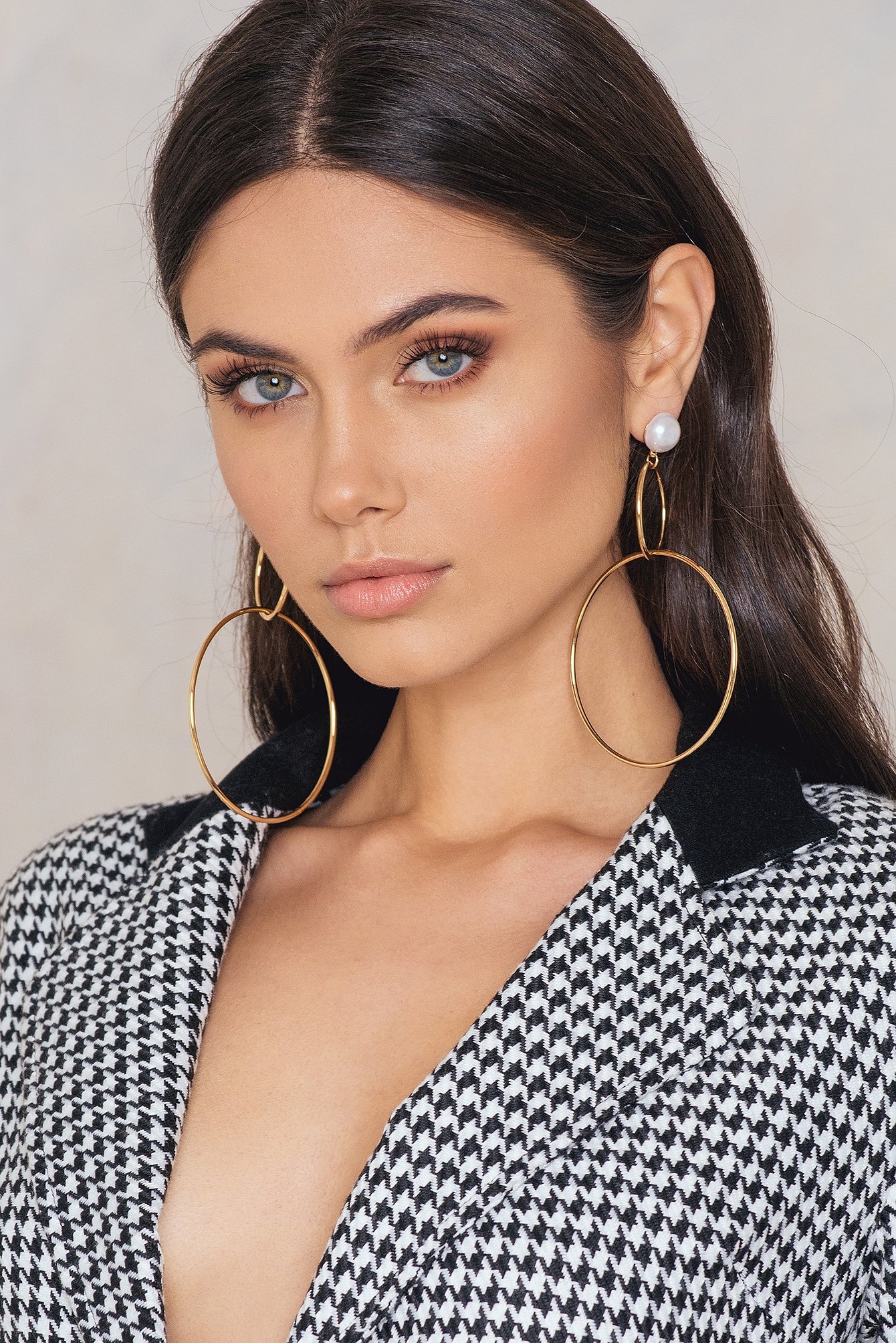 Pearl Interlinking Hoop Earrings Gold | NA-KD