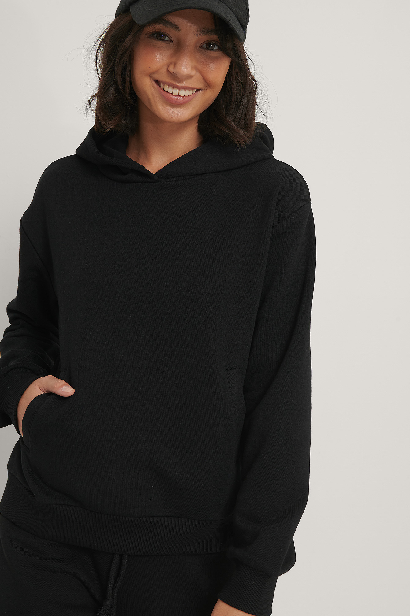 Pocket Detail Hoodie Black | NA-KD