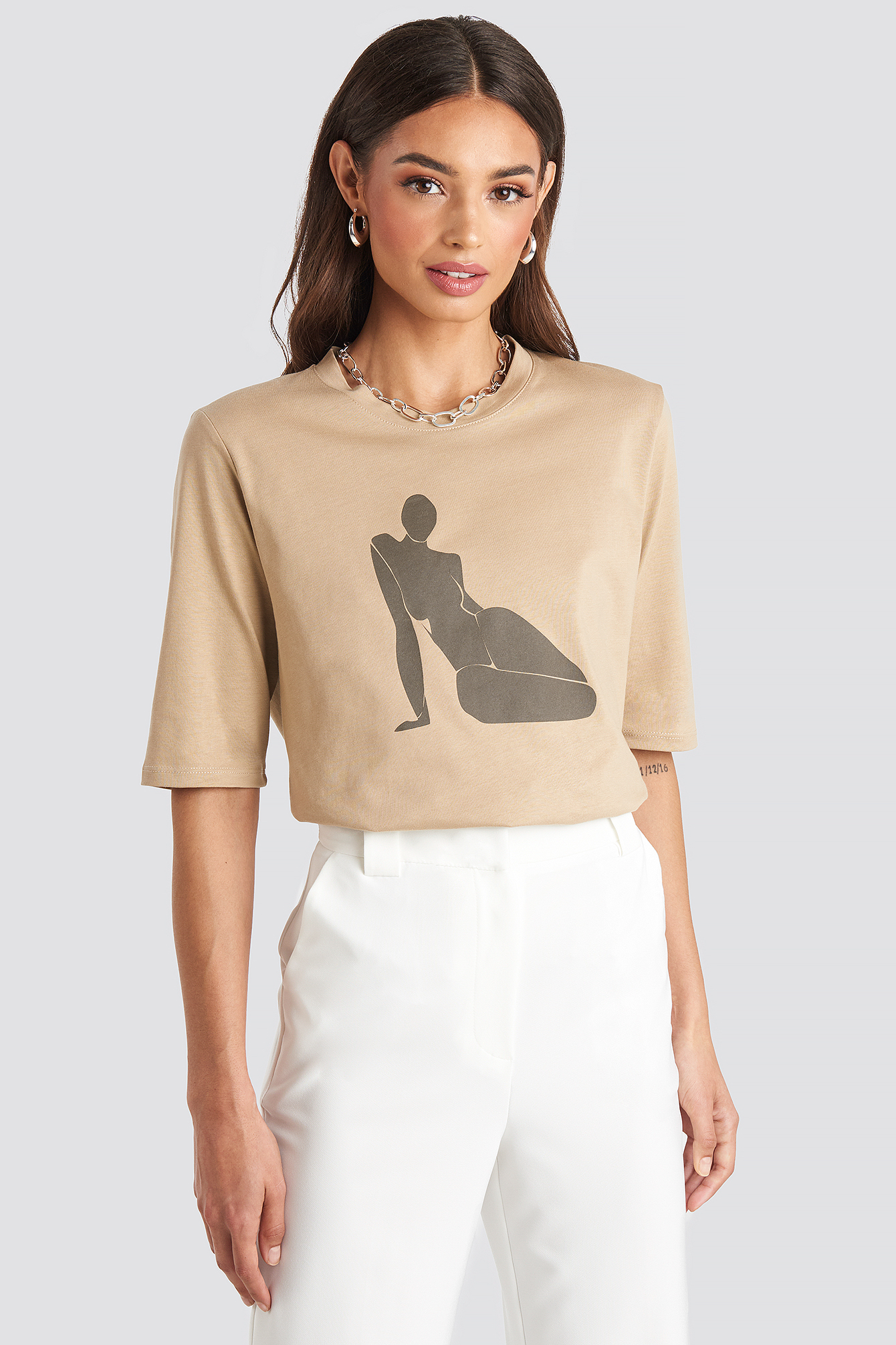 Printed Body Tee Beige | NA-KD