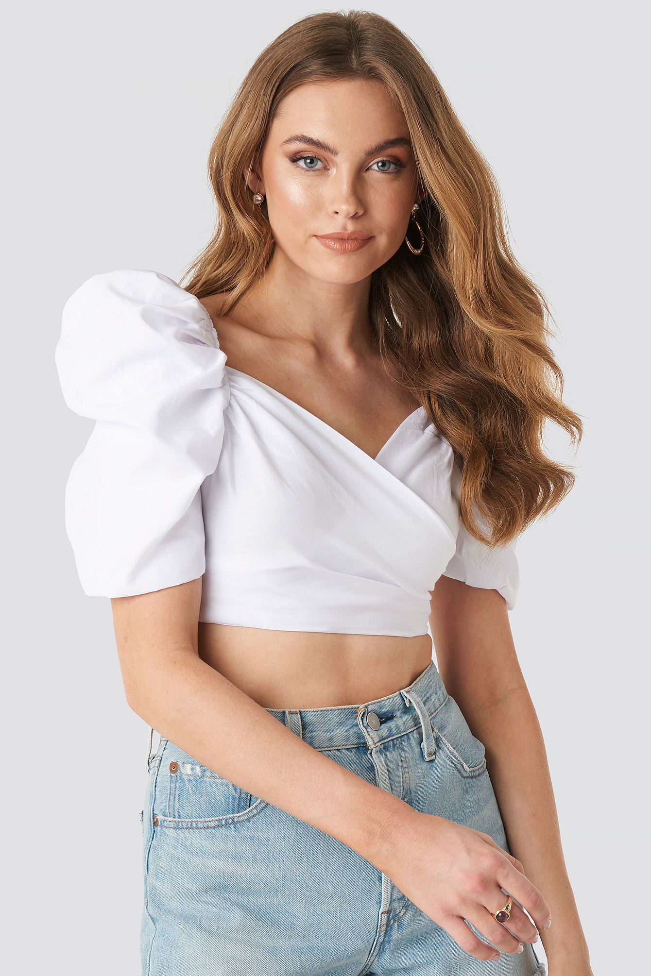 Puff Shoulder Crop Top White | NA-KD