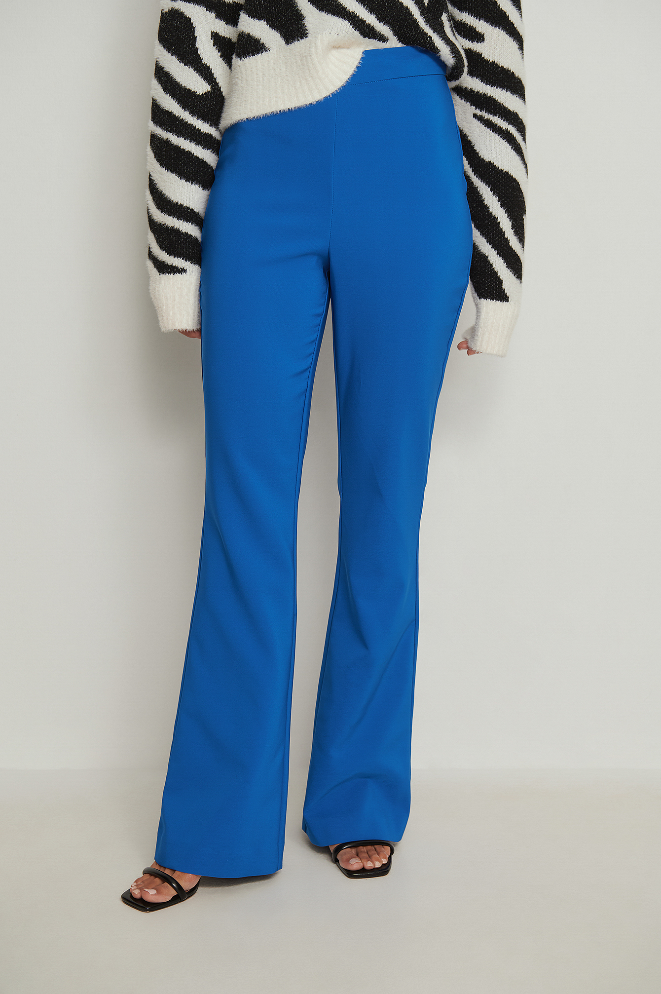 V-shaped Suit Pants Blue | na-kd.com