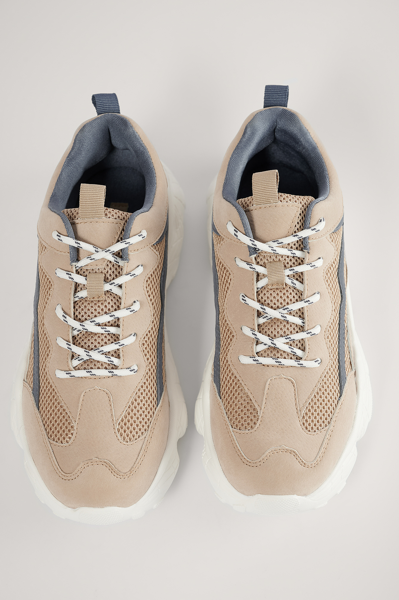 Reflective Detailed Trainers Beige | na-kd.com