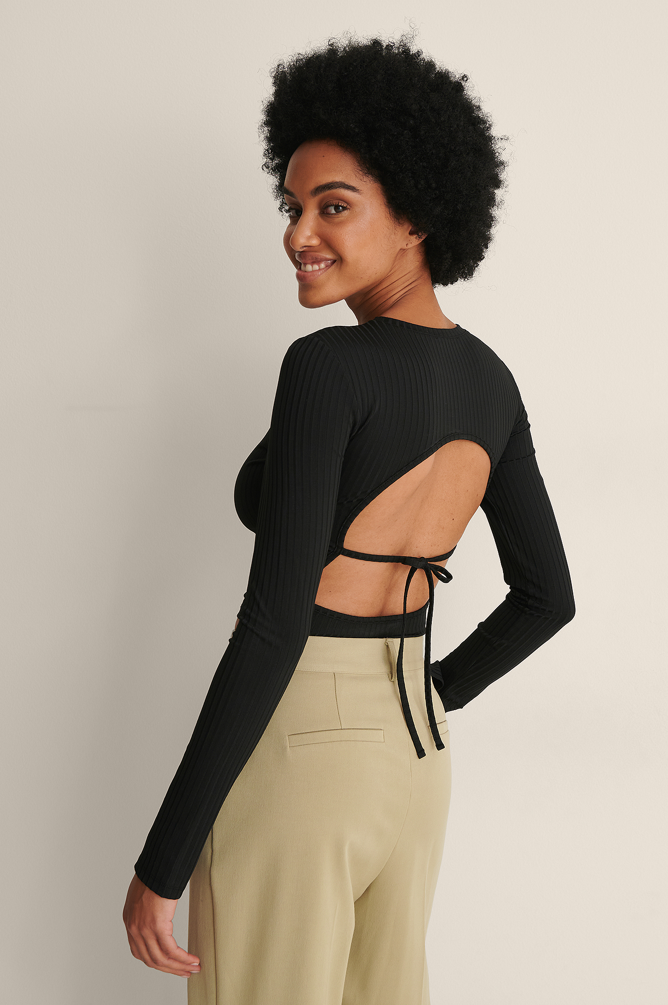 Rib Open Back Top Black | na-kd.com